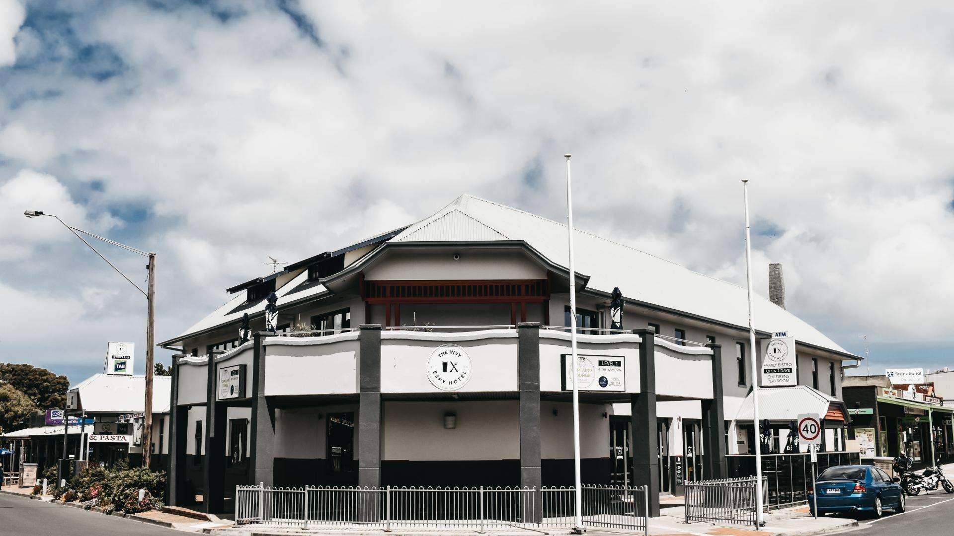 Inverloch Esplanade Hotel, Inverloch Review