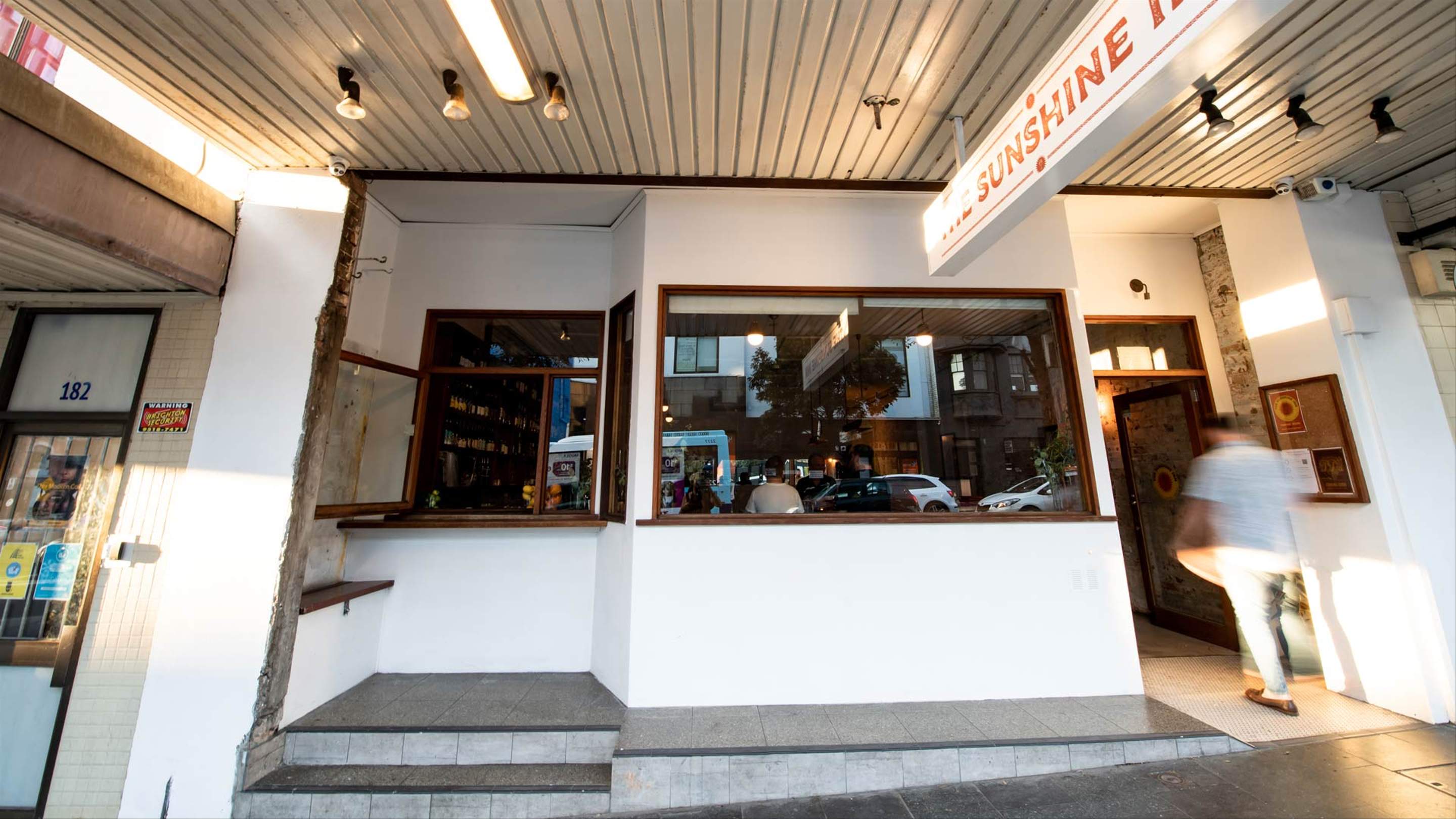 The Sunshine Inn Is the New Vegetarian Restaurant and Cocktail Bar in ...