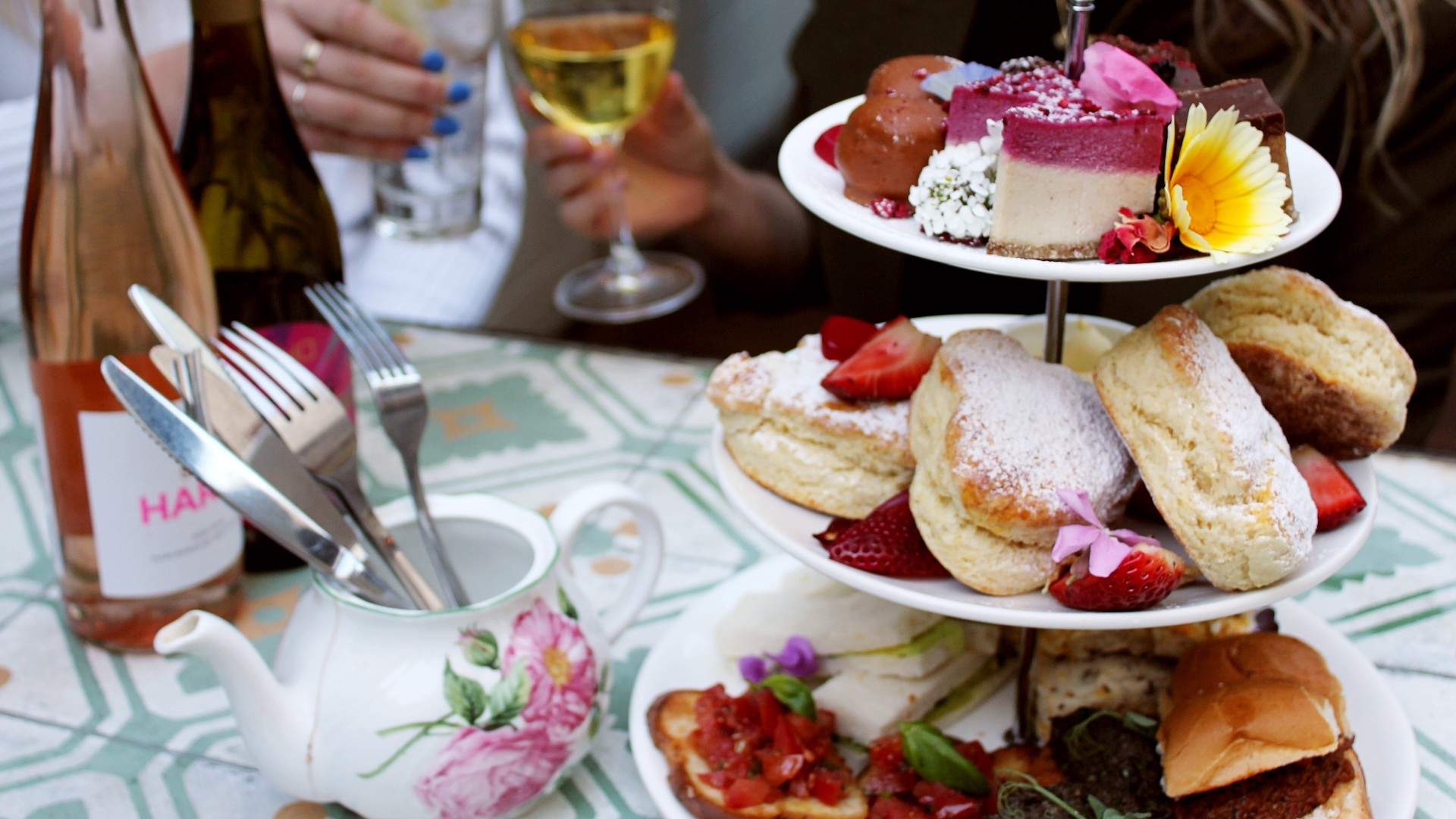 Boozy Bottomless High Tea - Concrete Playground