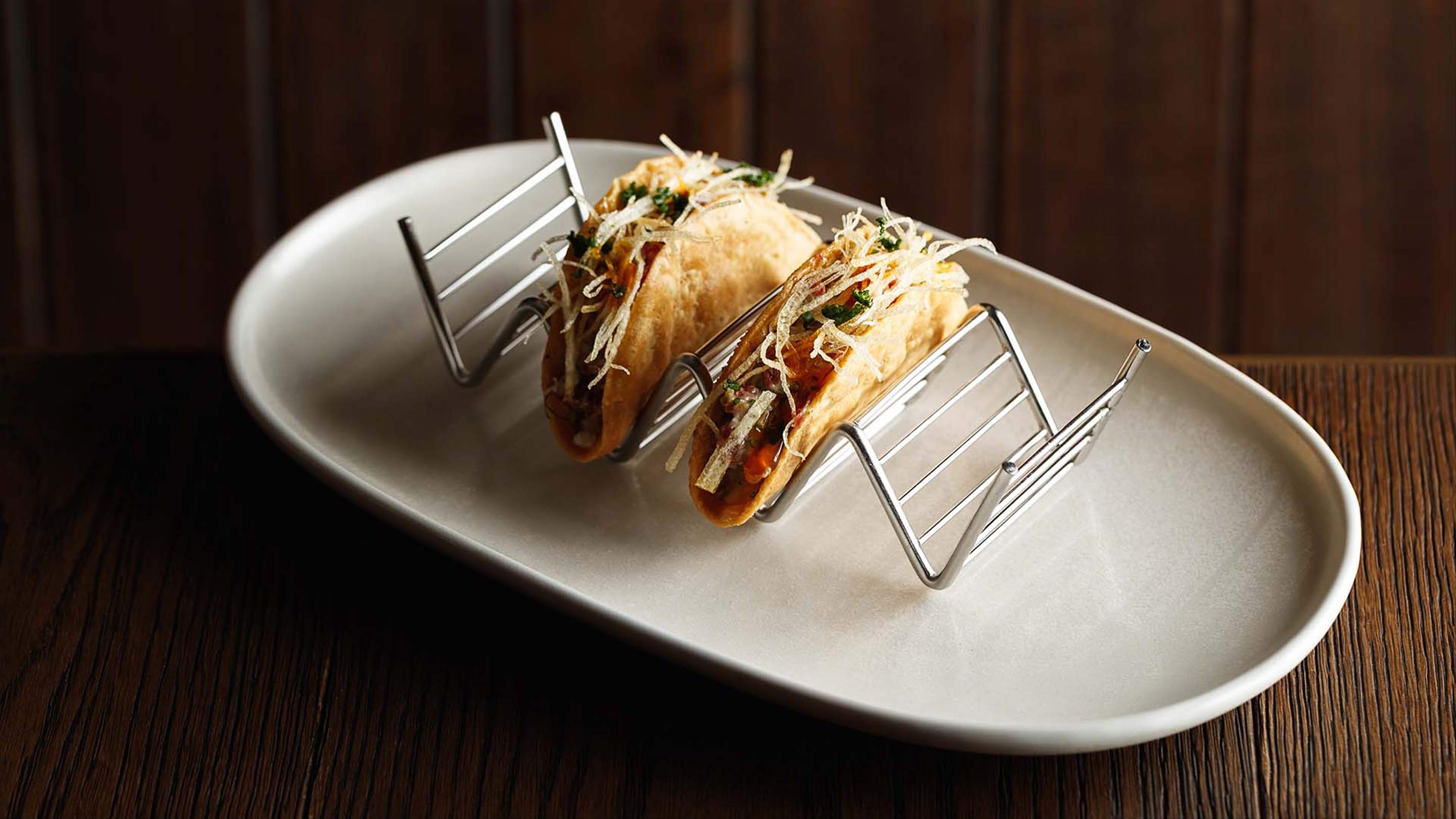 Esteban, Sydney Review