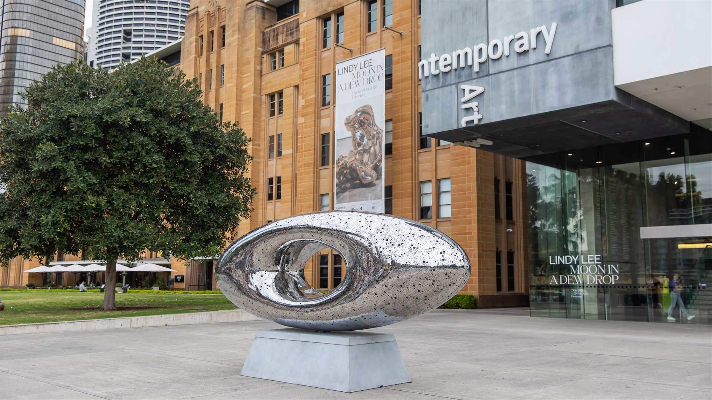 Six Must-See Works at the 'Lindy Lee: Moon in a Dew Drop' Exhibition ...