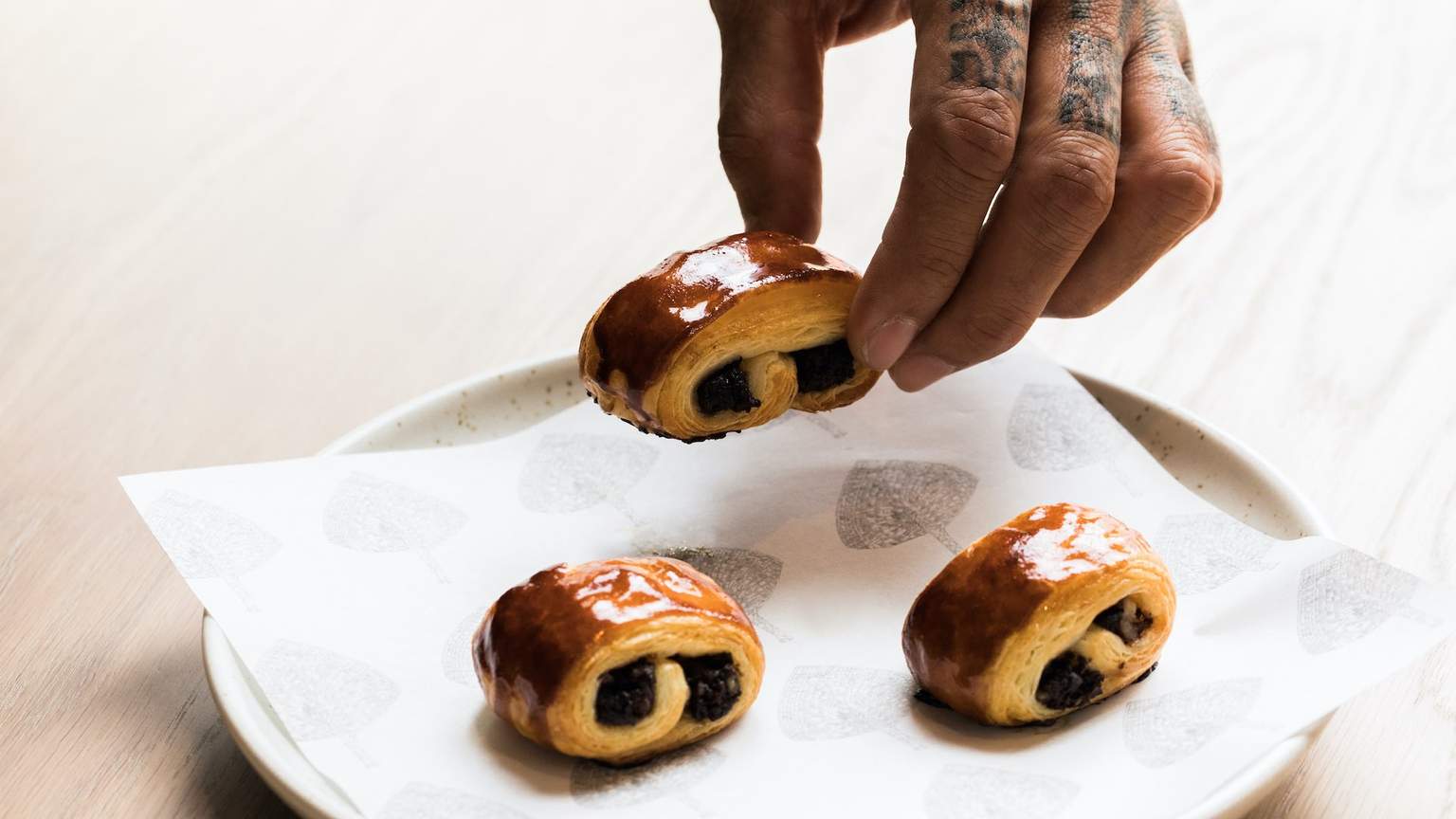 Mr. Morris, Auckland Review