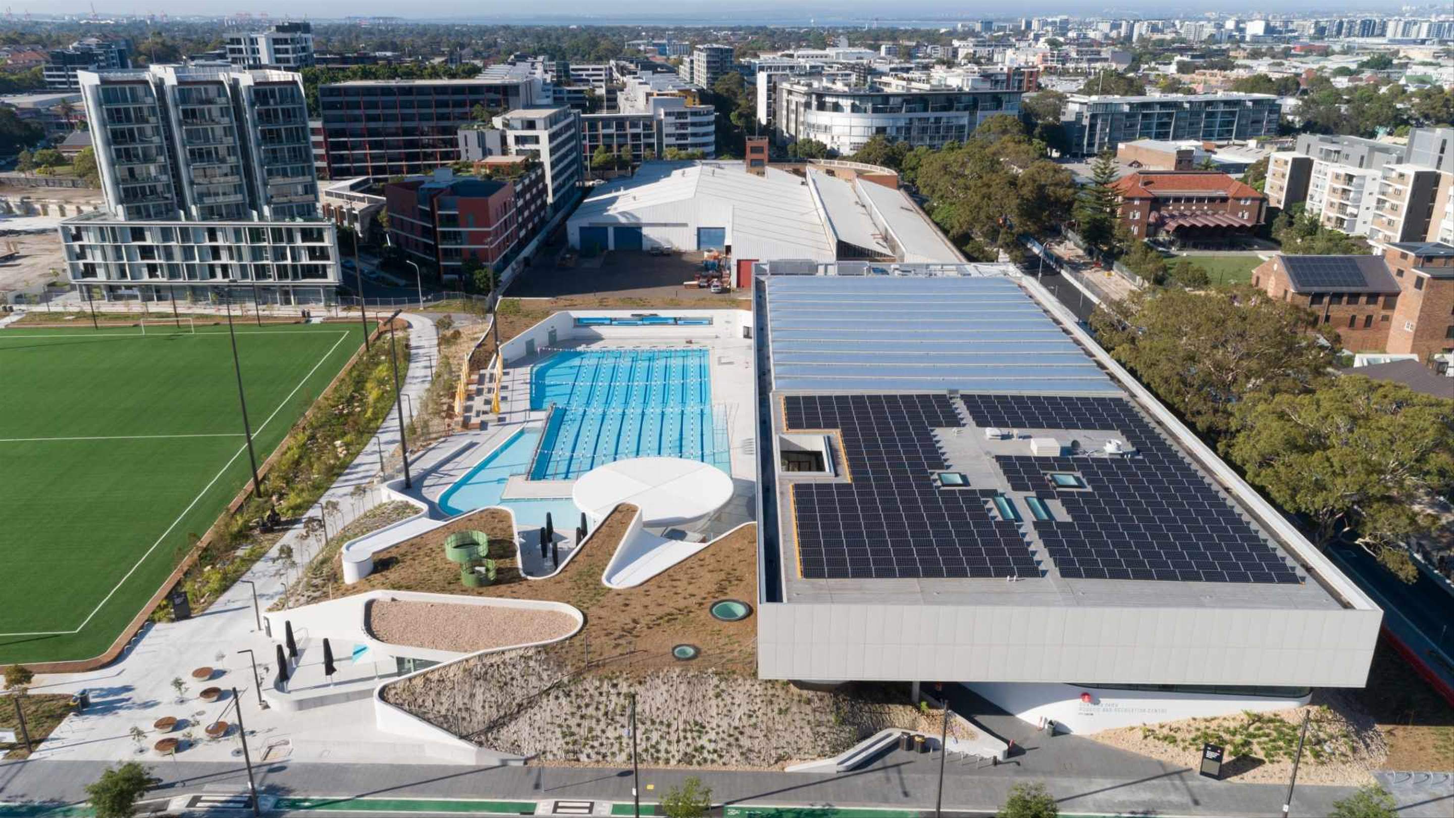 The Twelve Best Outdoor Swimming Pools in Sydney
