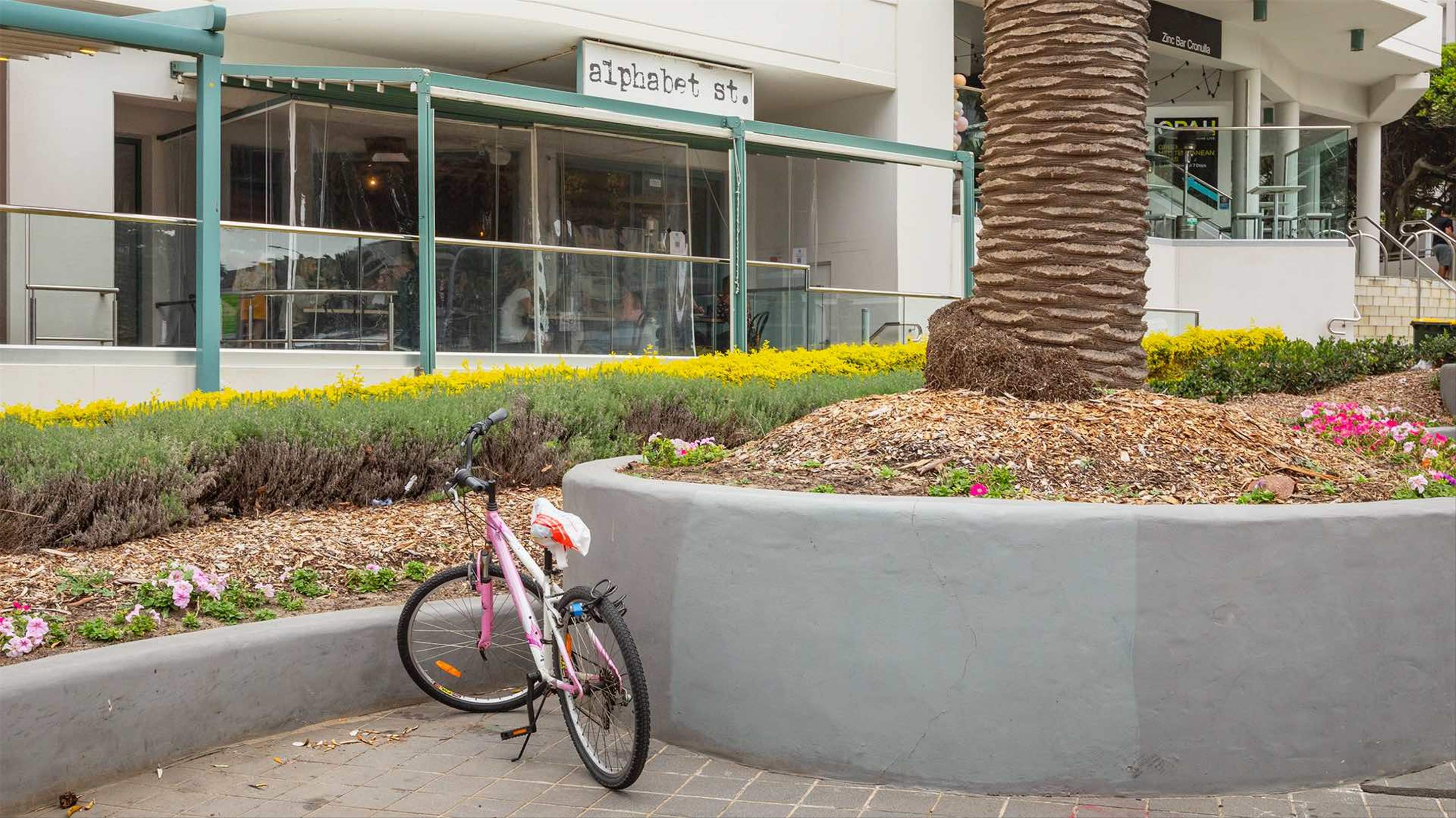 Alphabet Street, Cronulla Review