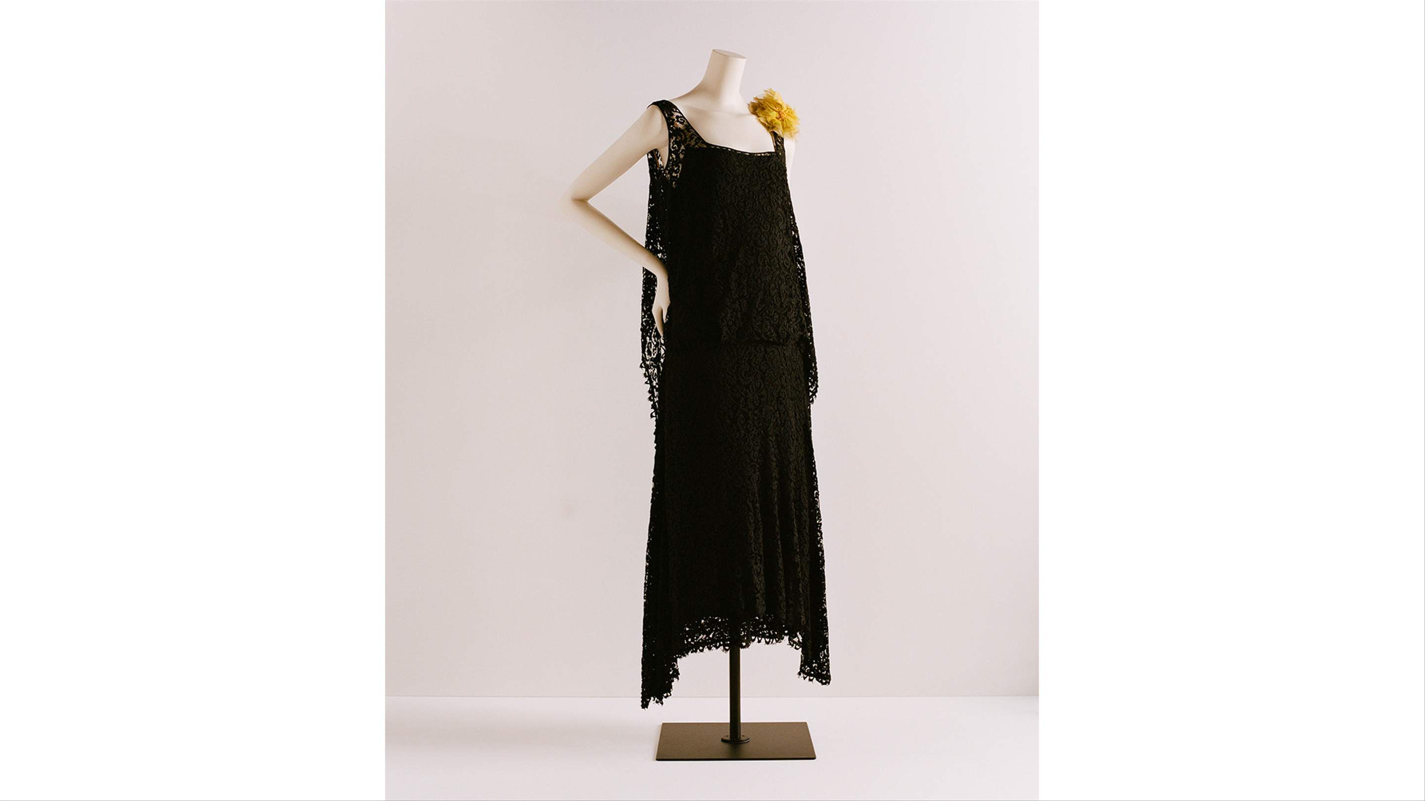 A Huge Chanel Exhibition Featuring More Than 100 Garments Is Taking ...