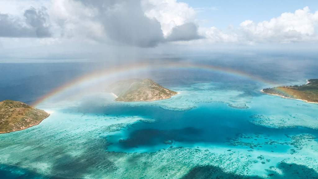 Ten Luxury Stays in Tropical North Queensland Where You'll Wake up ...