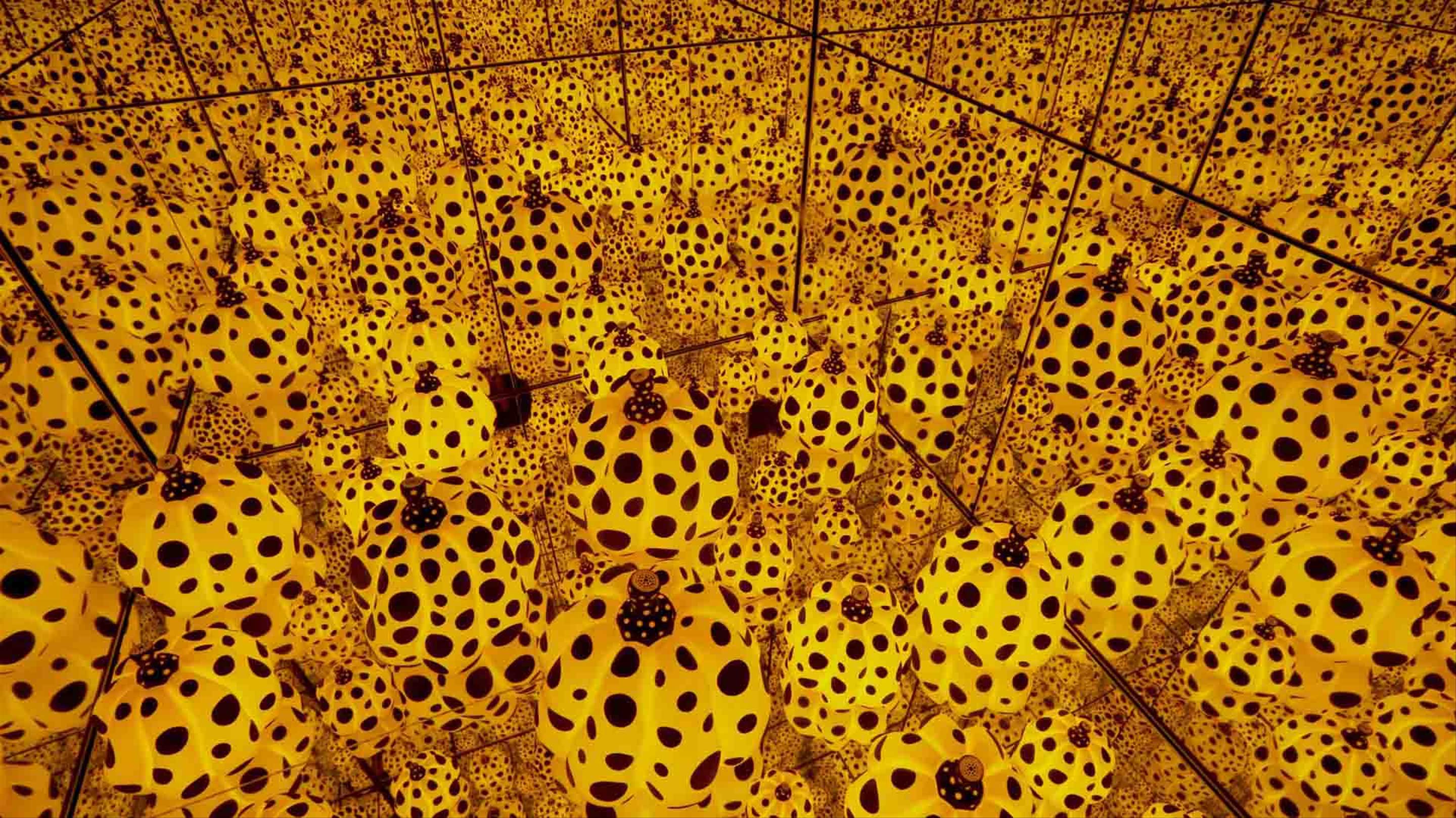 One of Yayoi Kusama's Pumpkin-Filled Infinity Rooms Is Popping Up in ...