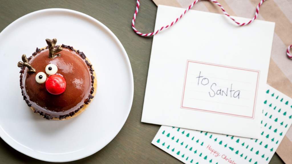 Little French Pastry's Chocolate Christmas Tree Is the Perfect Dessert ...