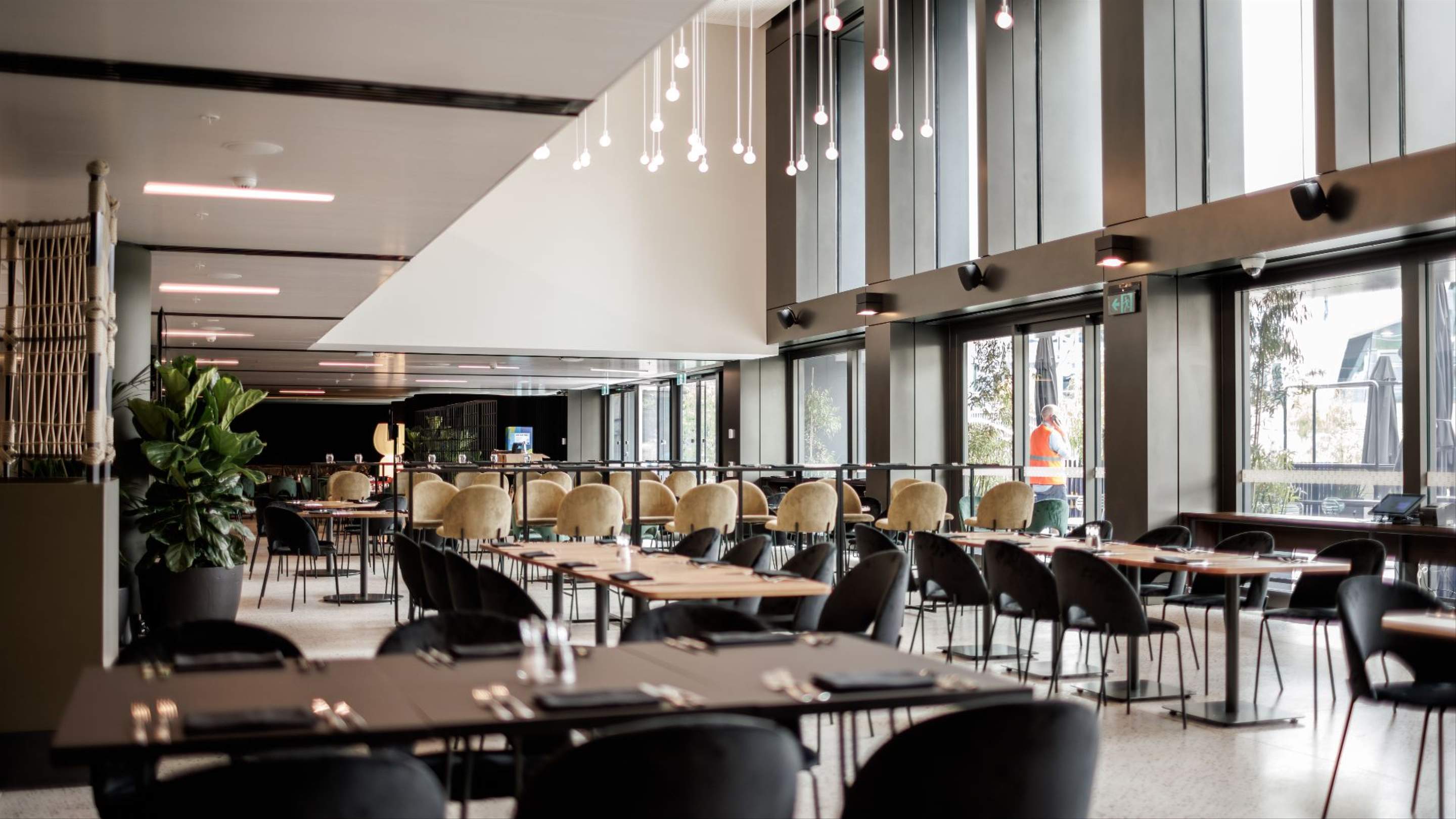 Your Guide to the Best Food and Drink to Try Courtside at the ...