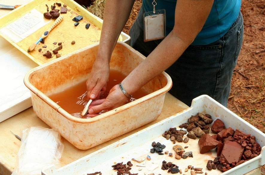 Lightning Ridge Fossil Digs - Concrete Playground
