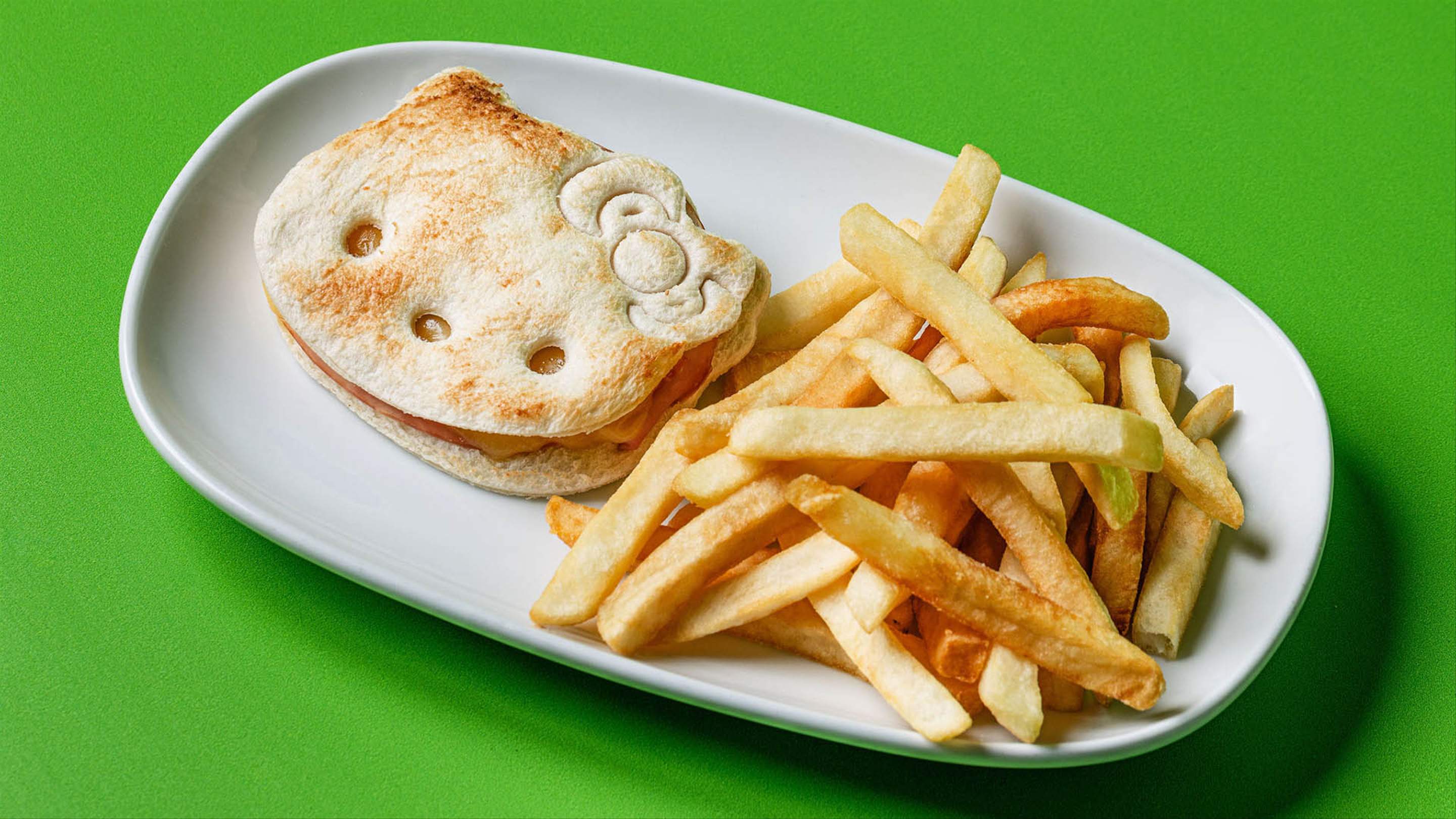 A 'Hello Kitty'-Themed Town Is Taking Over Darling Square for the Next ...