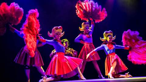 Somebody Once Told Us That Burlesque 'Shrek' Parody 'Shreklesque' Is ...