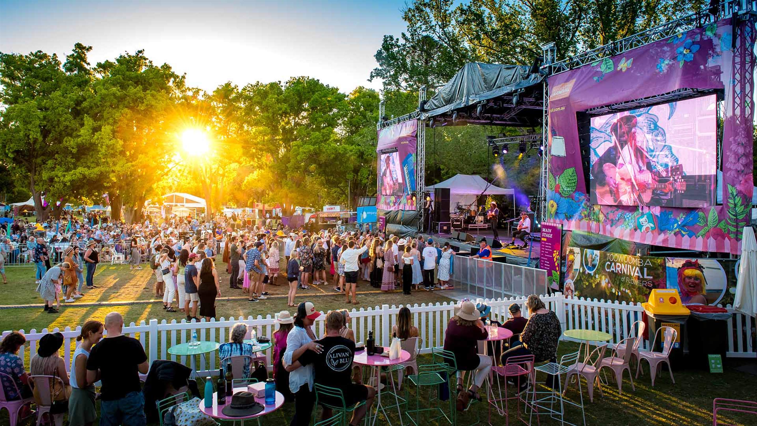 Toowoomba's 2023 Carnival of Flowers Program Is Here — and There'll Be 190,000 Blooms to Frolic ...