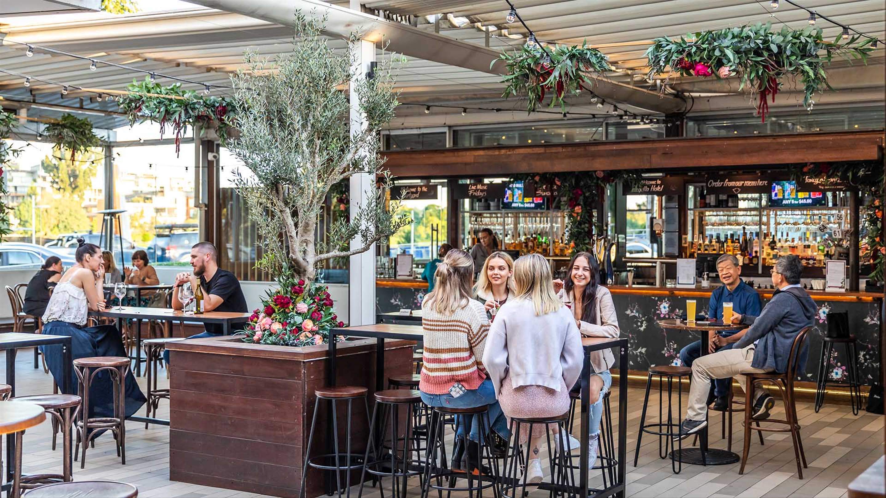 Regatta Hotel, Toowong Review