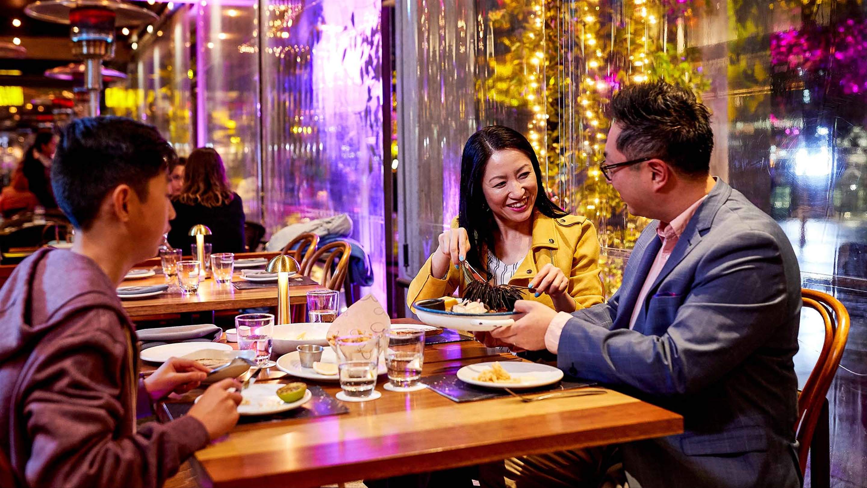 These 12 Circular Quay Spots Are Staying Open for Late-Night Bites and ...