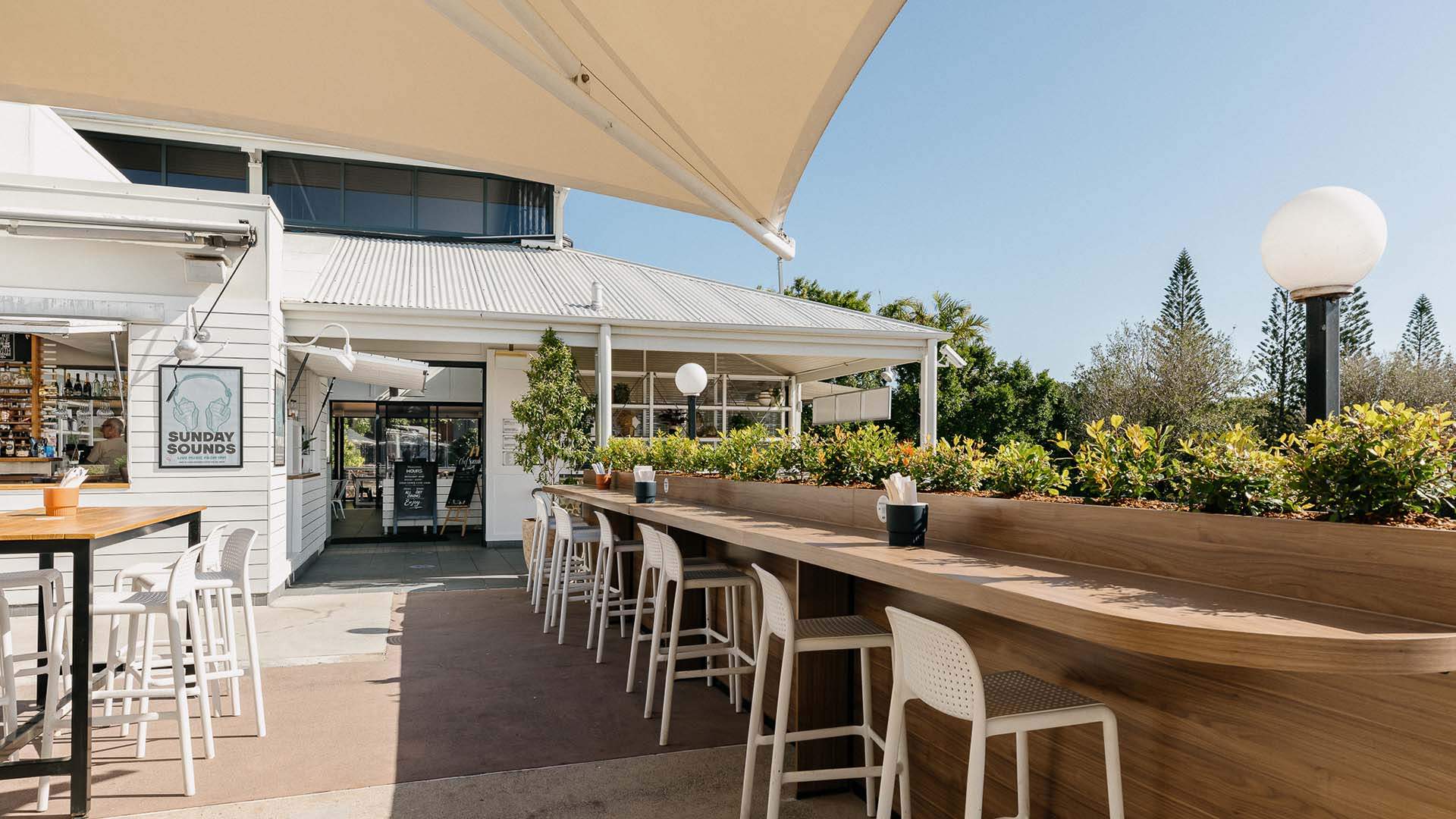 Cleveland Sands Hotel, Cleveland Review