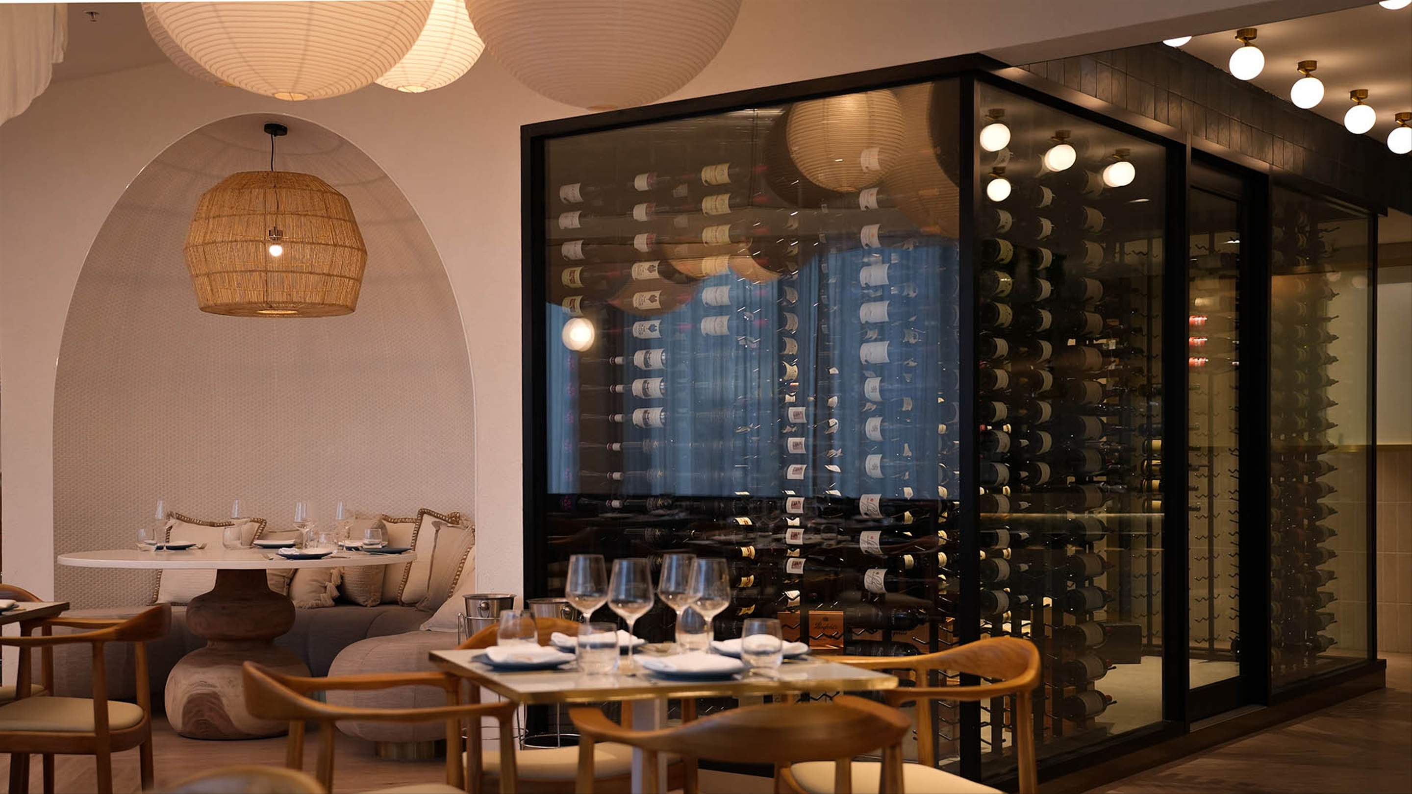 Coast Beach Bar & Kitchen Is Surfers Paradise's Glam New Dining Spot ...