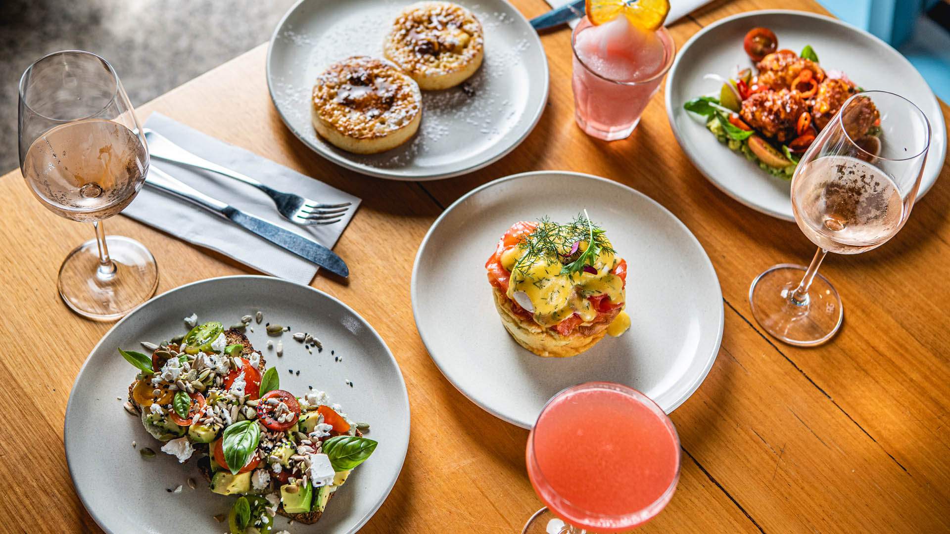 Bottomless Rose Brunch at Billykart West End - Concrete Playground