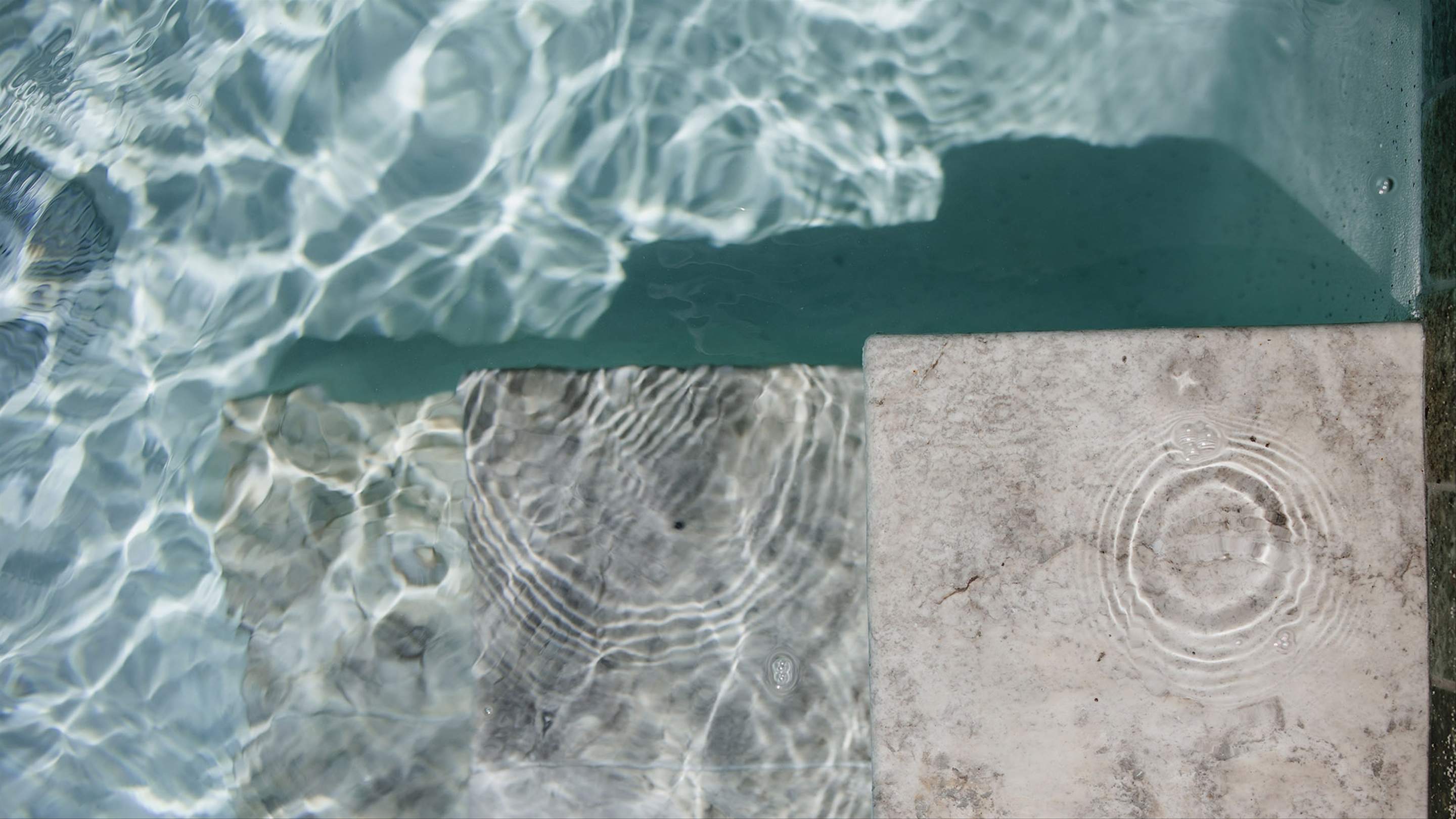 Soak Bathhouse Has Opened a West End Rooftop Haven with Seven Spas and ...