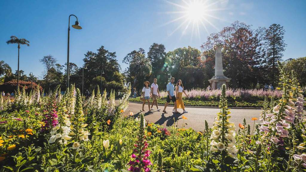 Toowoomba's 2023 Carnival of Flowers Program Is Here — and There'll Be 190,000 Blooms to Frolic ...