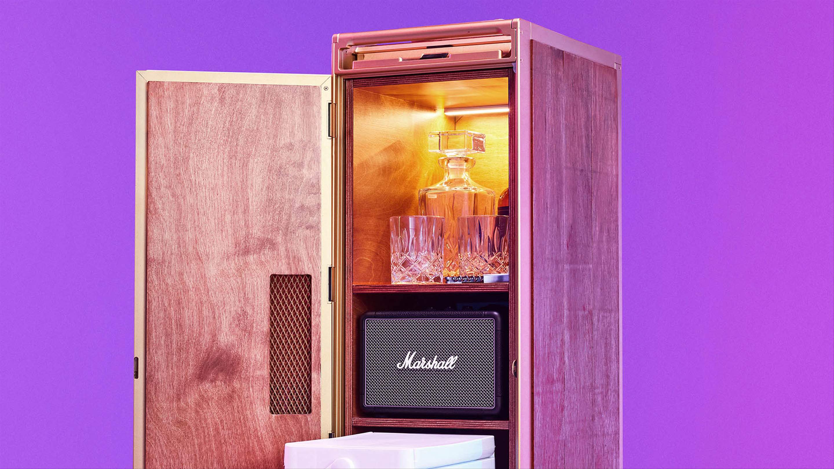 Flying in a Middle Seat Could Nab You Your Very Own Limited-Edition ...