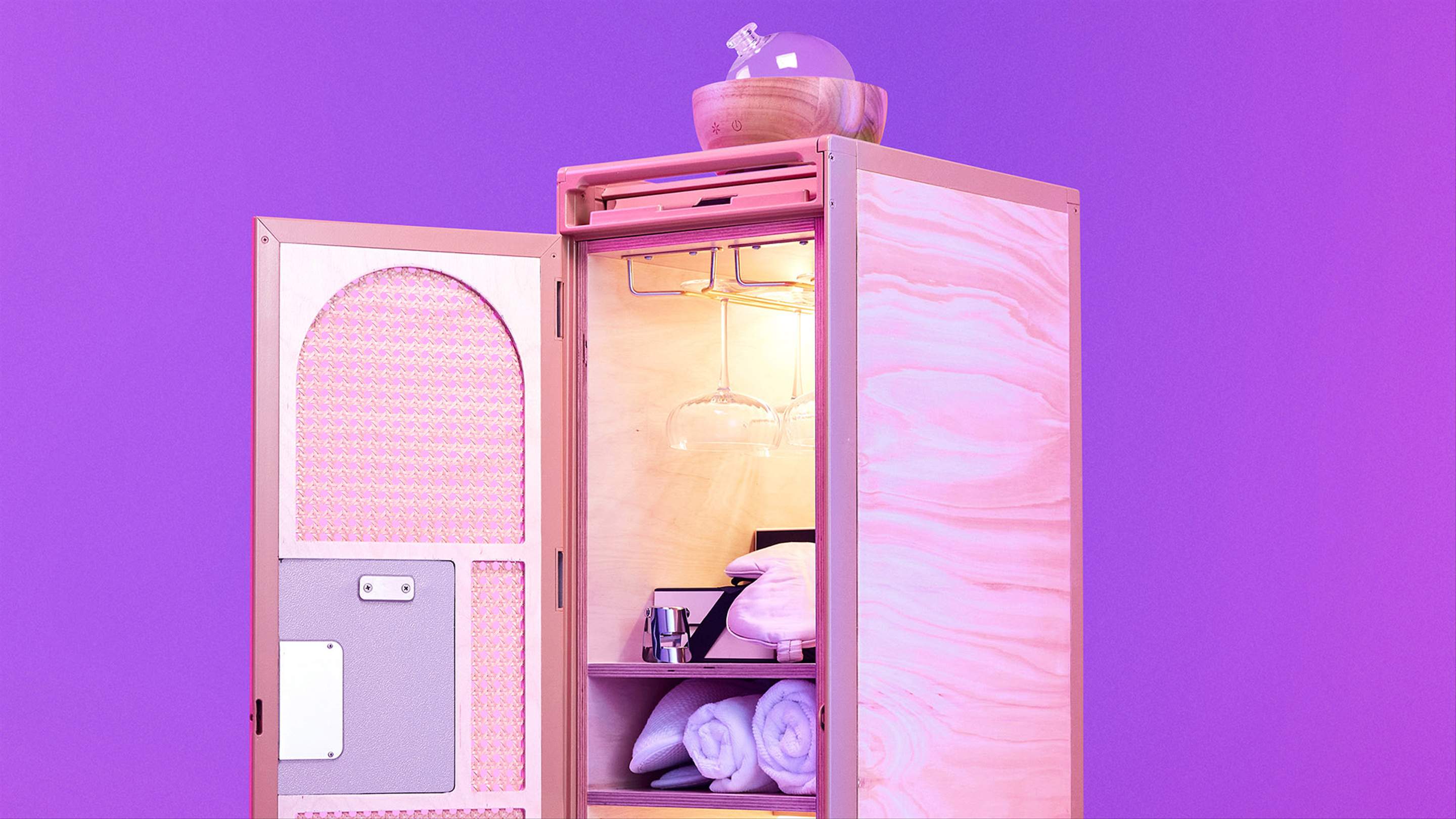 Flying in a Middle Seat Could Nab You Your Very Own Limited-Edition ...