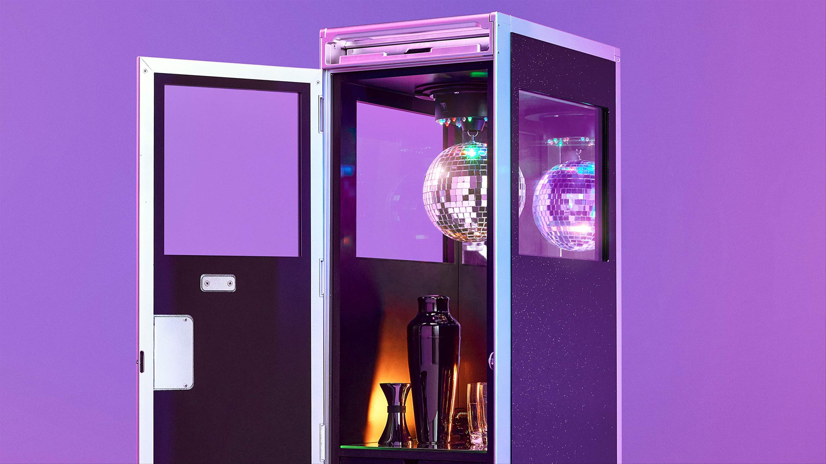 Flying in a Middle Seat Could Nab You Your Very Own Limited-Edition ...
