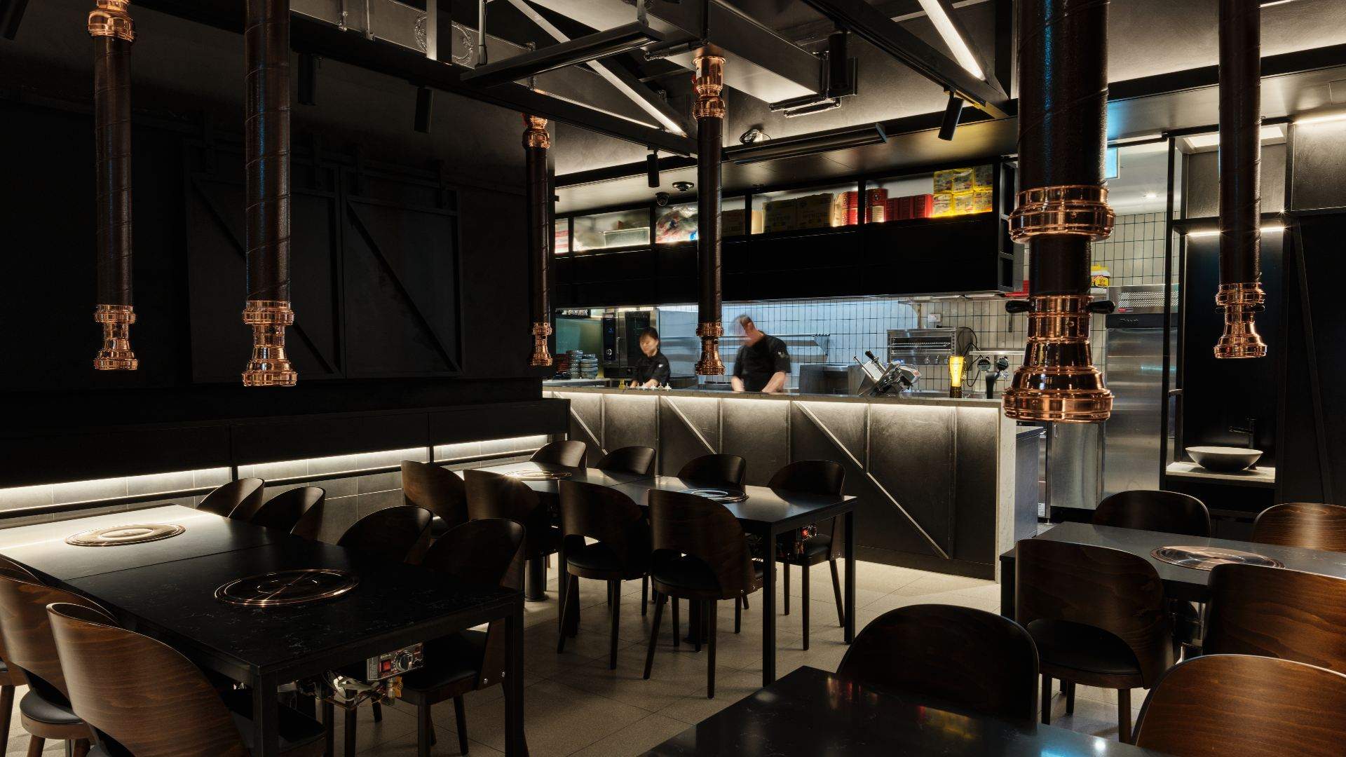 Woo Wol, Chippendale Review