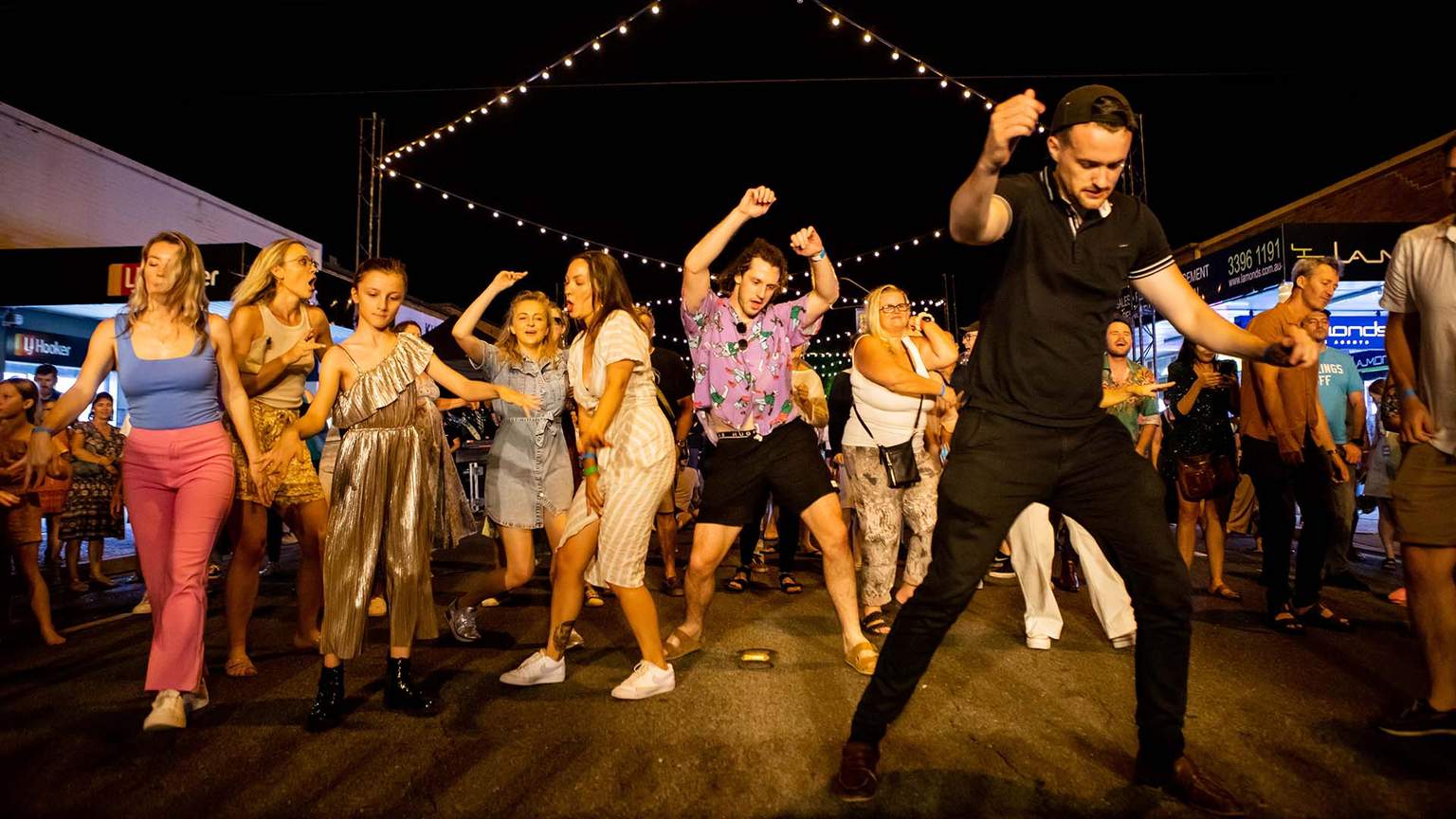 Wynnum Fringe Is Back for 2022 to Fill Brisbane's Bayside with Music, Comedy, Bars and a Ferris ...