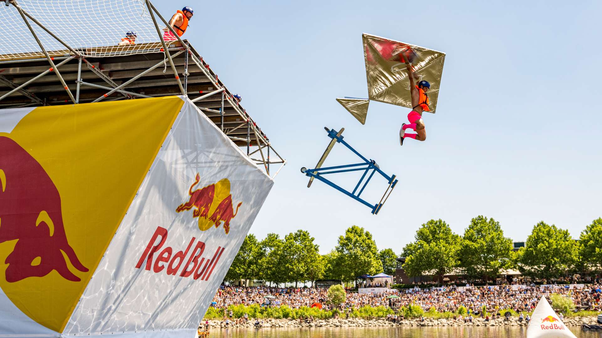 Red Bull's Flugtag Competition - Concrete Playground