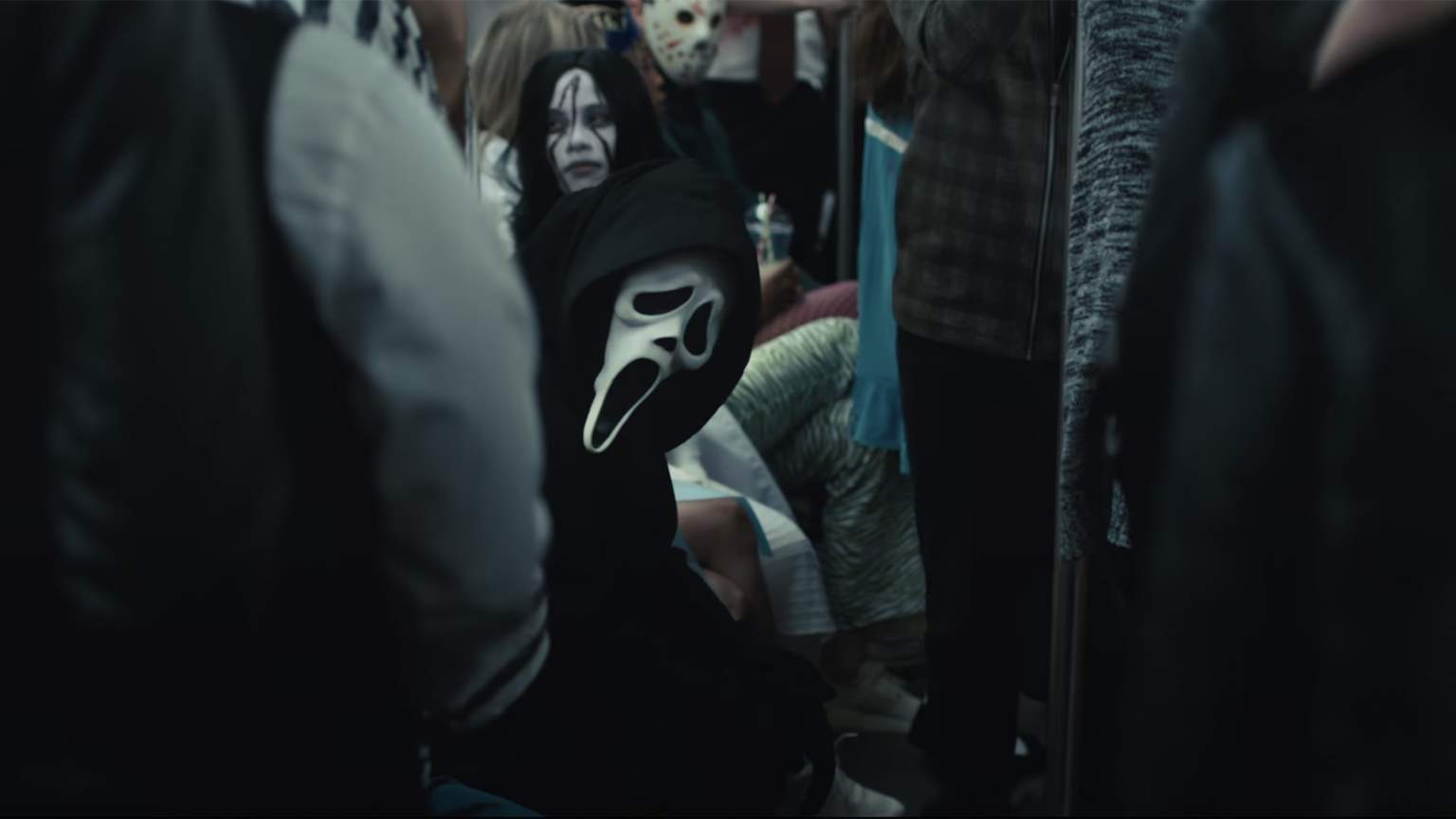Ghostface Takes (and Terrorises) Manhattan in the First 'Scream VI ...