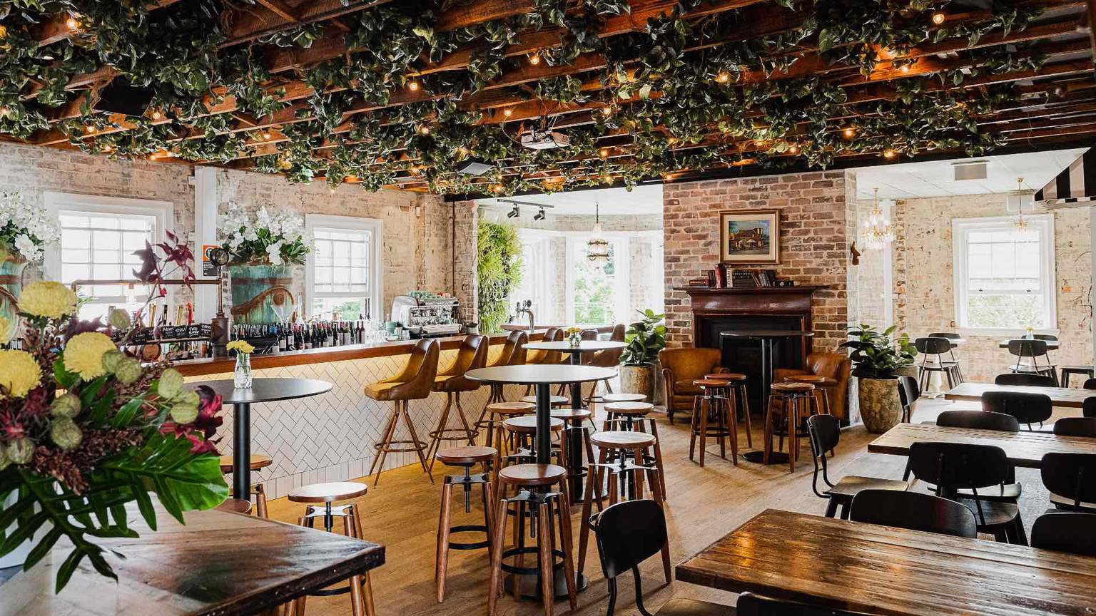 Rose of Australia, Erskineville Review