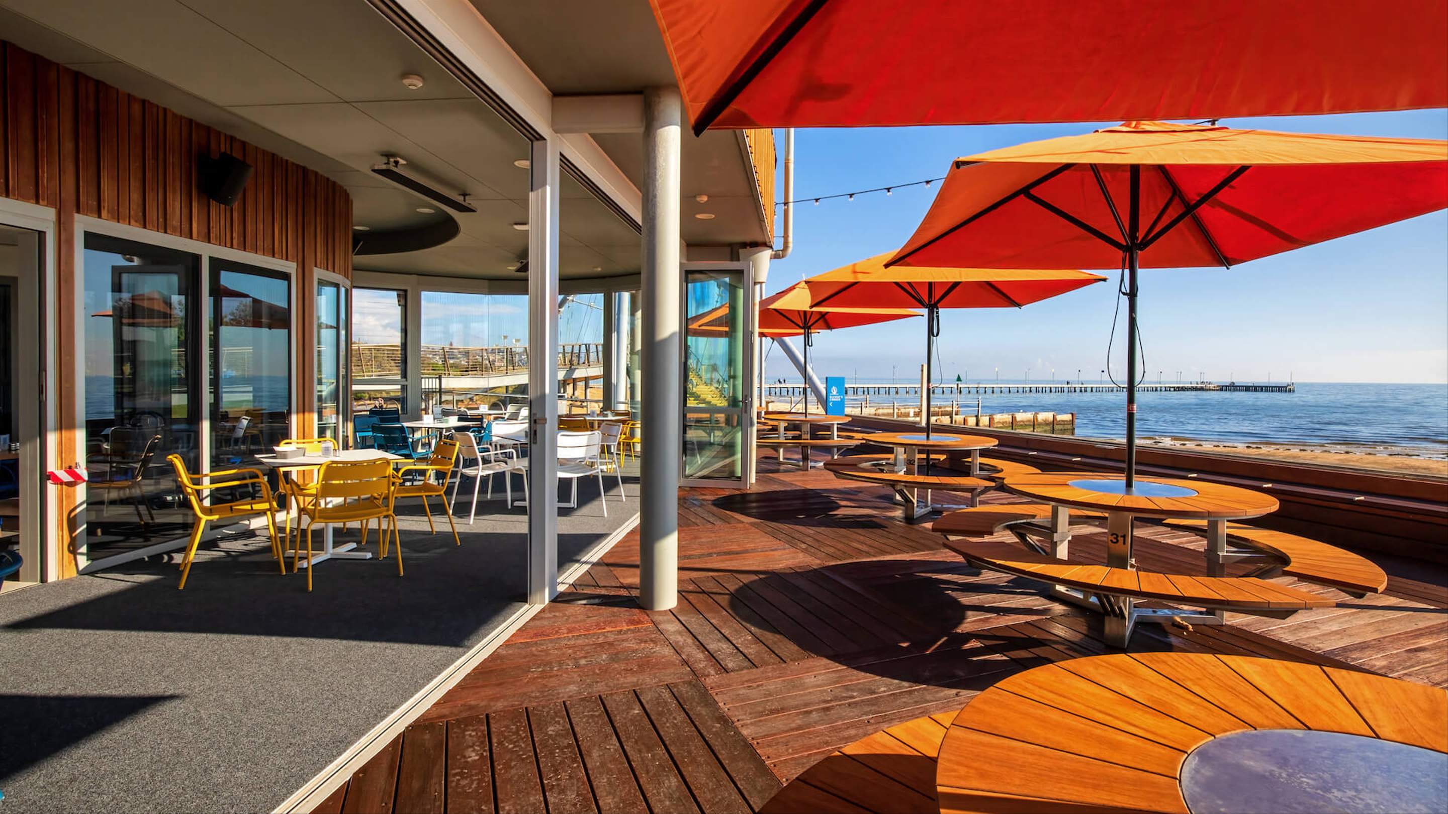 Oliver's Corner, Frankston Review