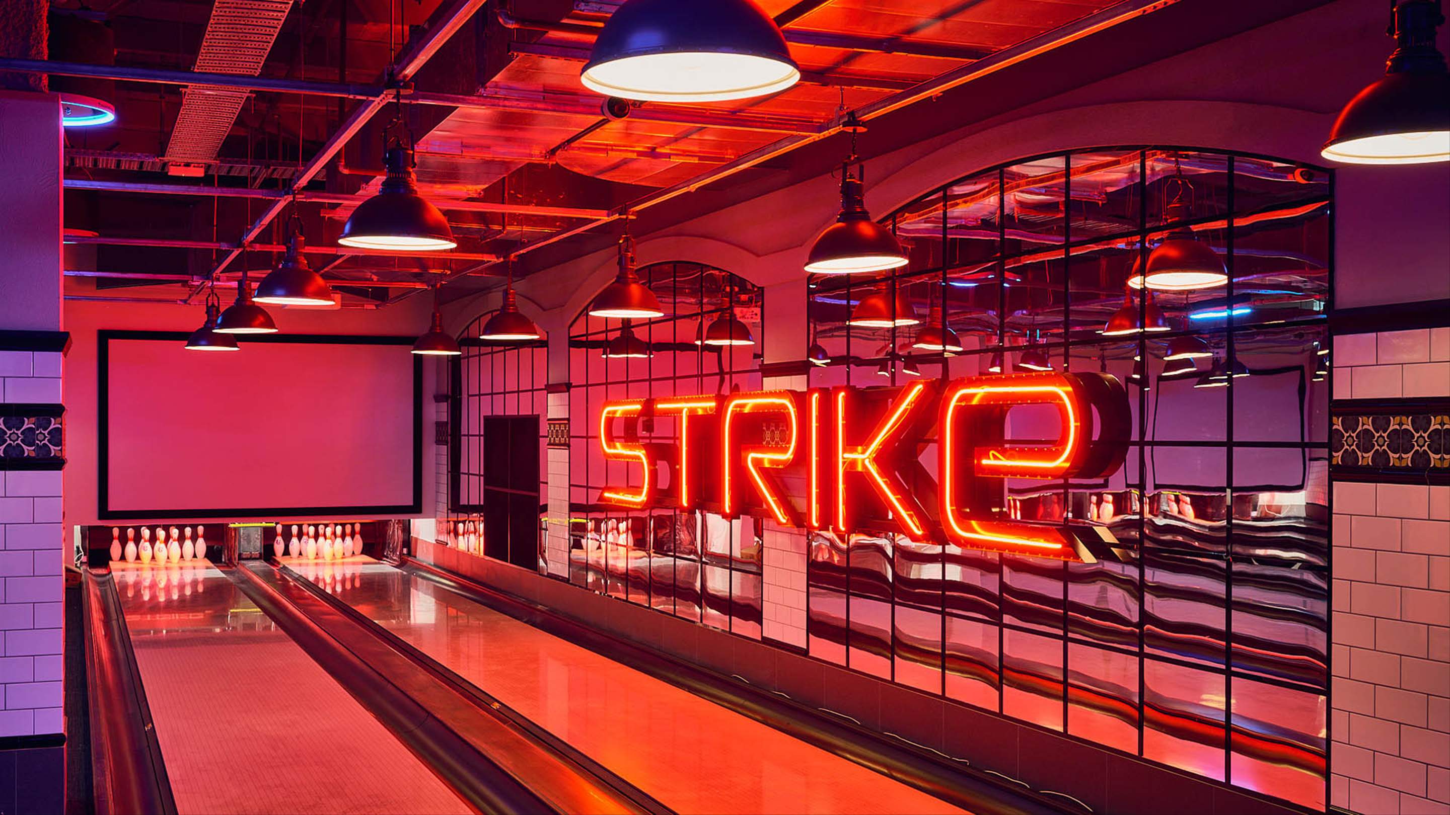 Now Open: Hijinx Hotel Is Melbourne's New OTT (and Nostalgia-Fuelled ...