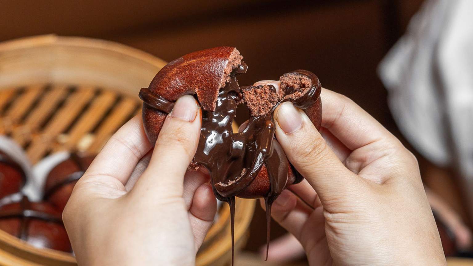 Din Tai Fung Is Serving Up Hot Cross Bao Filled with Molten Chocolate ...