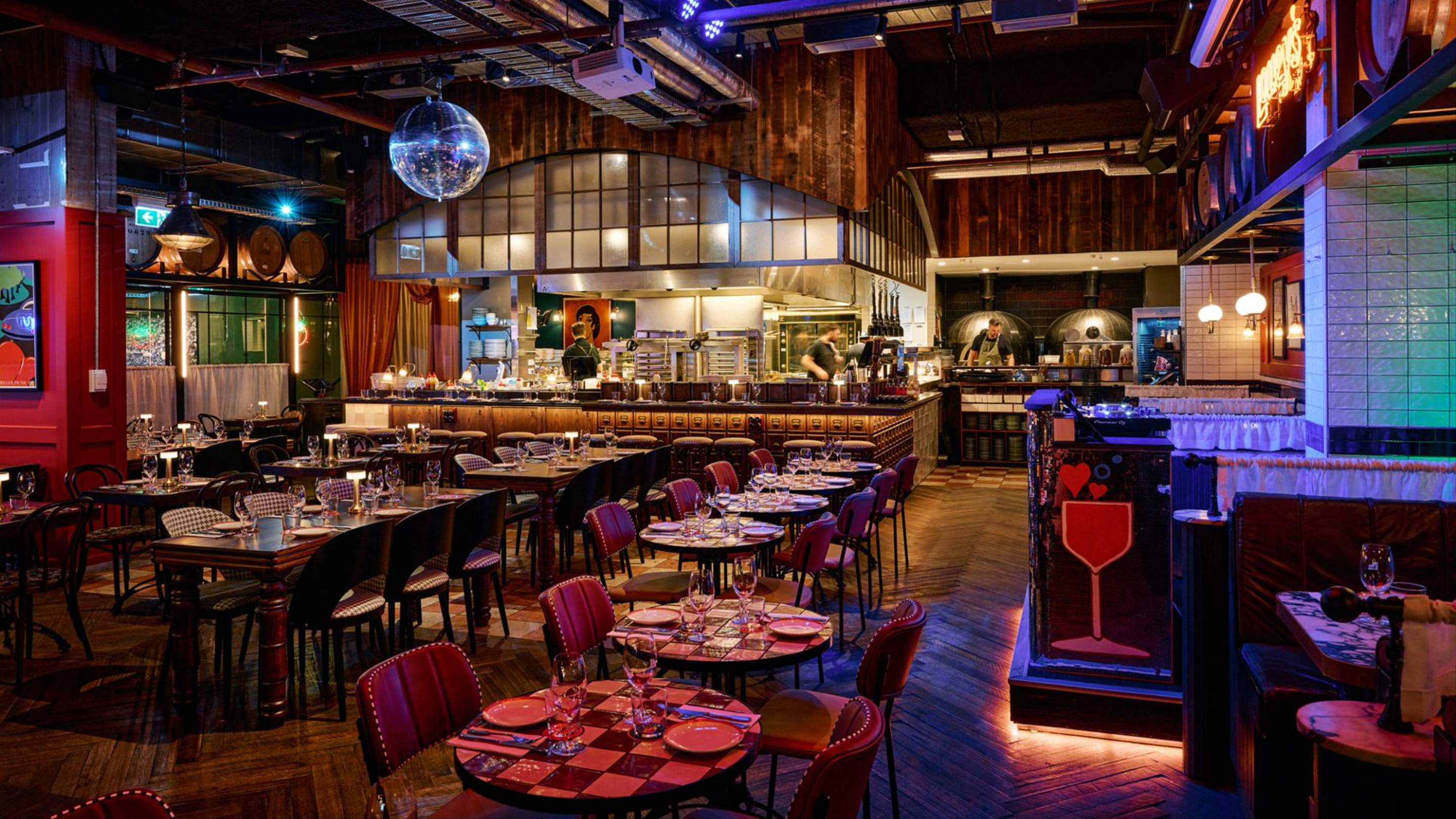 Louey's Is St Kilda's New Italian-American Disco Bar Inside The Espy ...