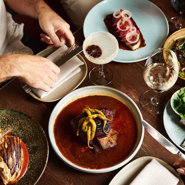 Esteban, Sydney Review