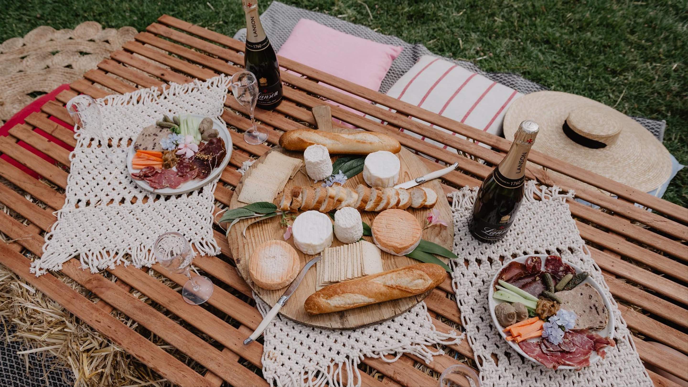 Très Bien: So Frenchy So Chic Has Announced the Lineup for Its ...