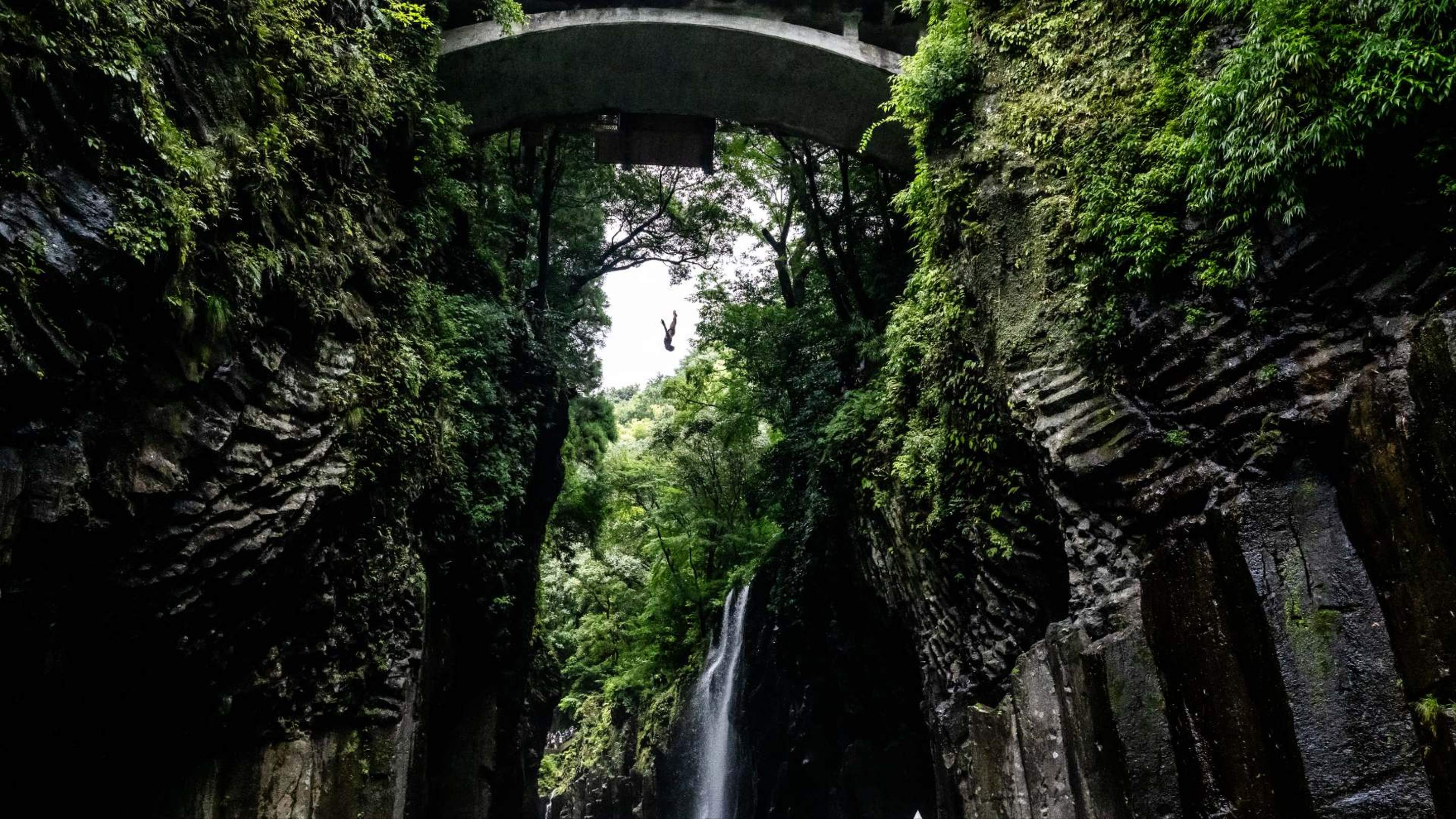 The Red Bull Cliff Diving World Series Is Splashing Into New Zealand ...