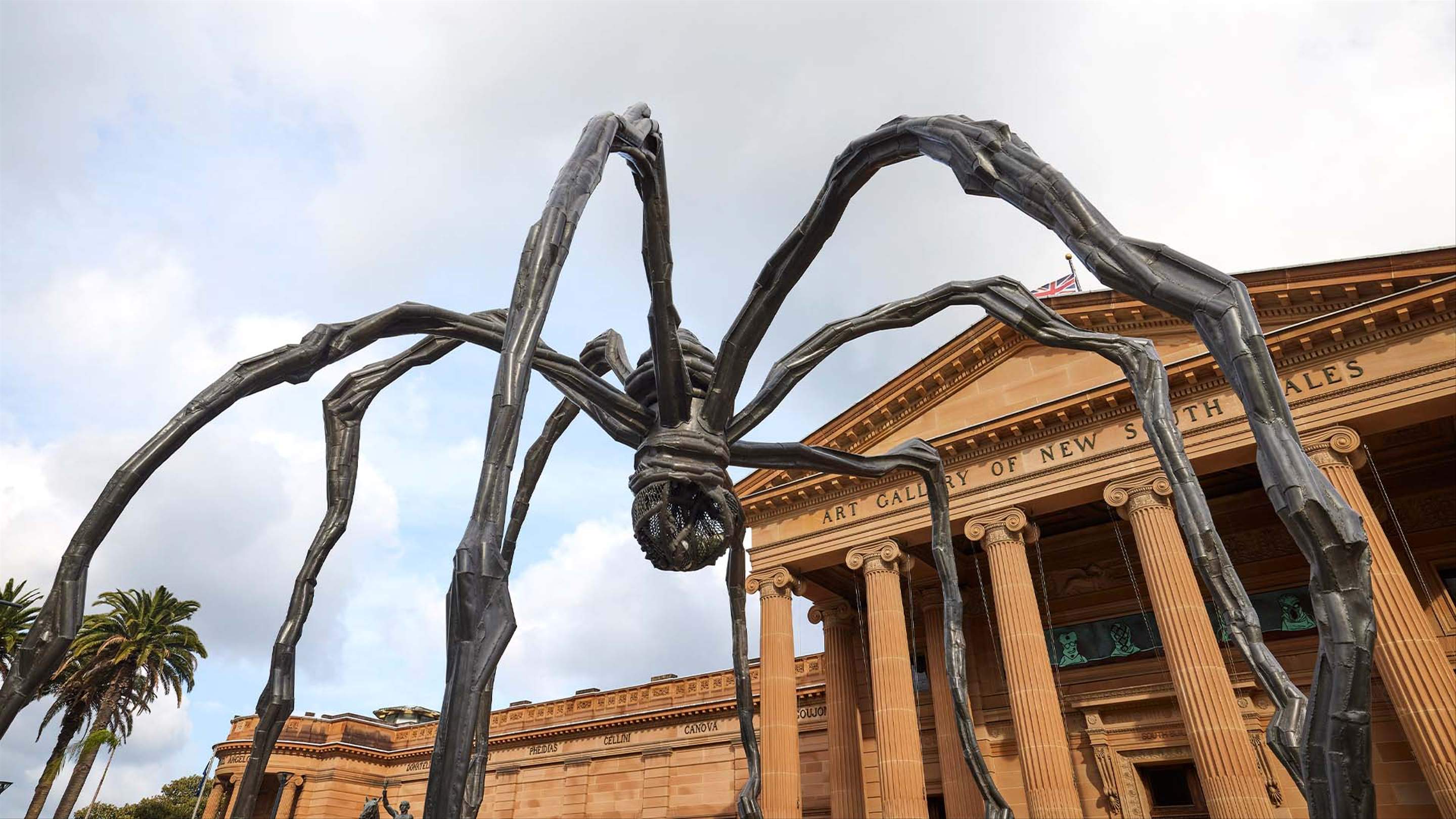 Louise Bourgeois' World-Famous Spider Sculpture 'Maman' Has Arrived in ...