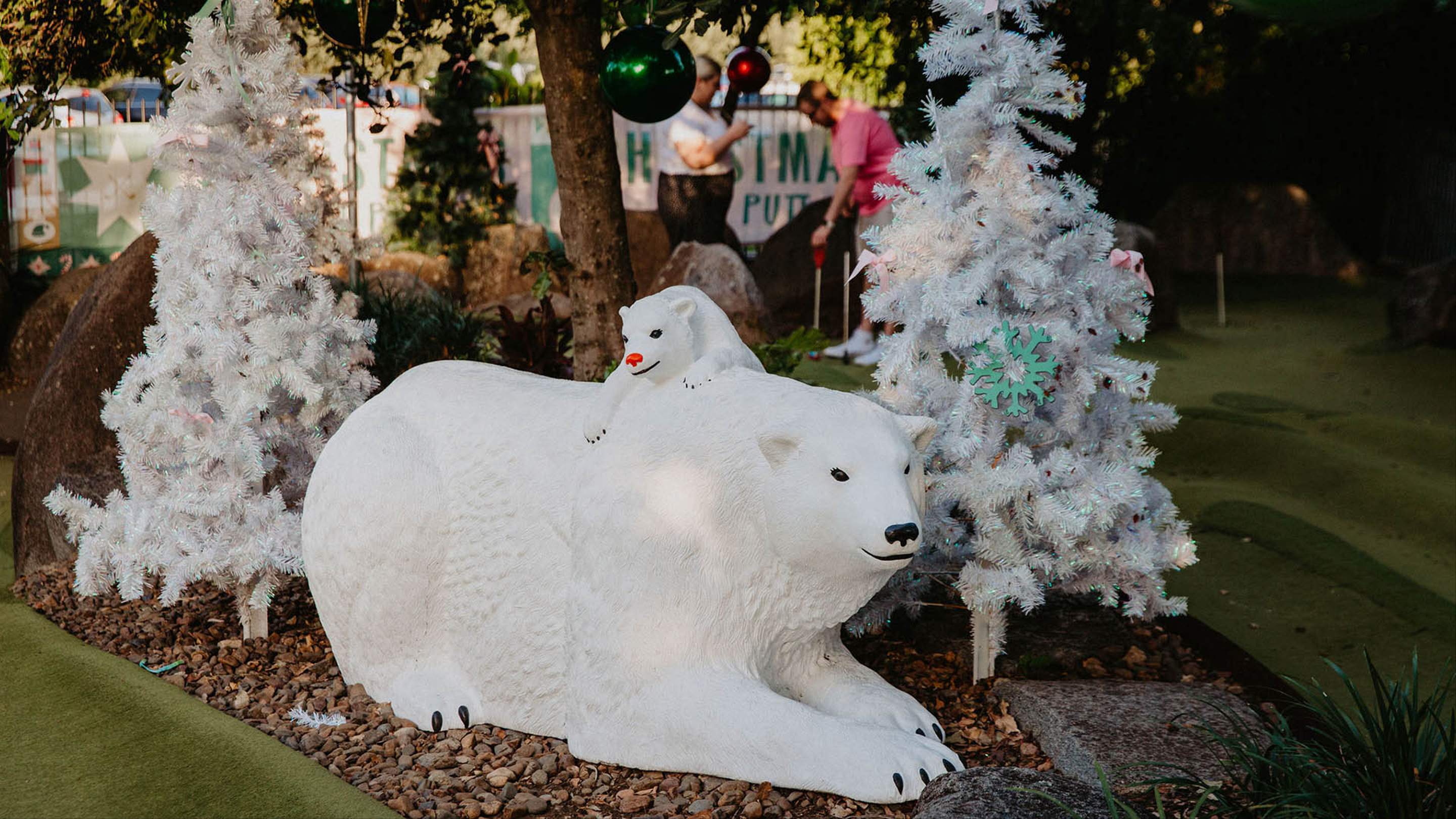 Deck the Greens with Festive Putt Putt: Victoria Park's Christmas Mini ...