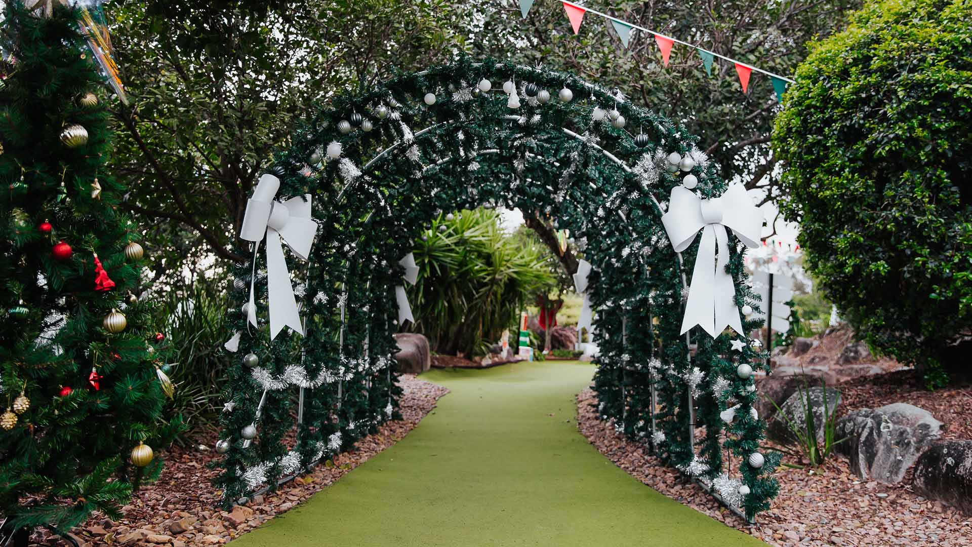 Deck the Greens with Festive Putt Putt: Victoria Park's Christmas Mini ...