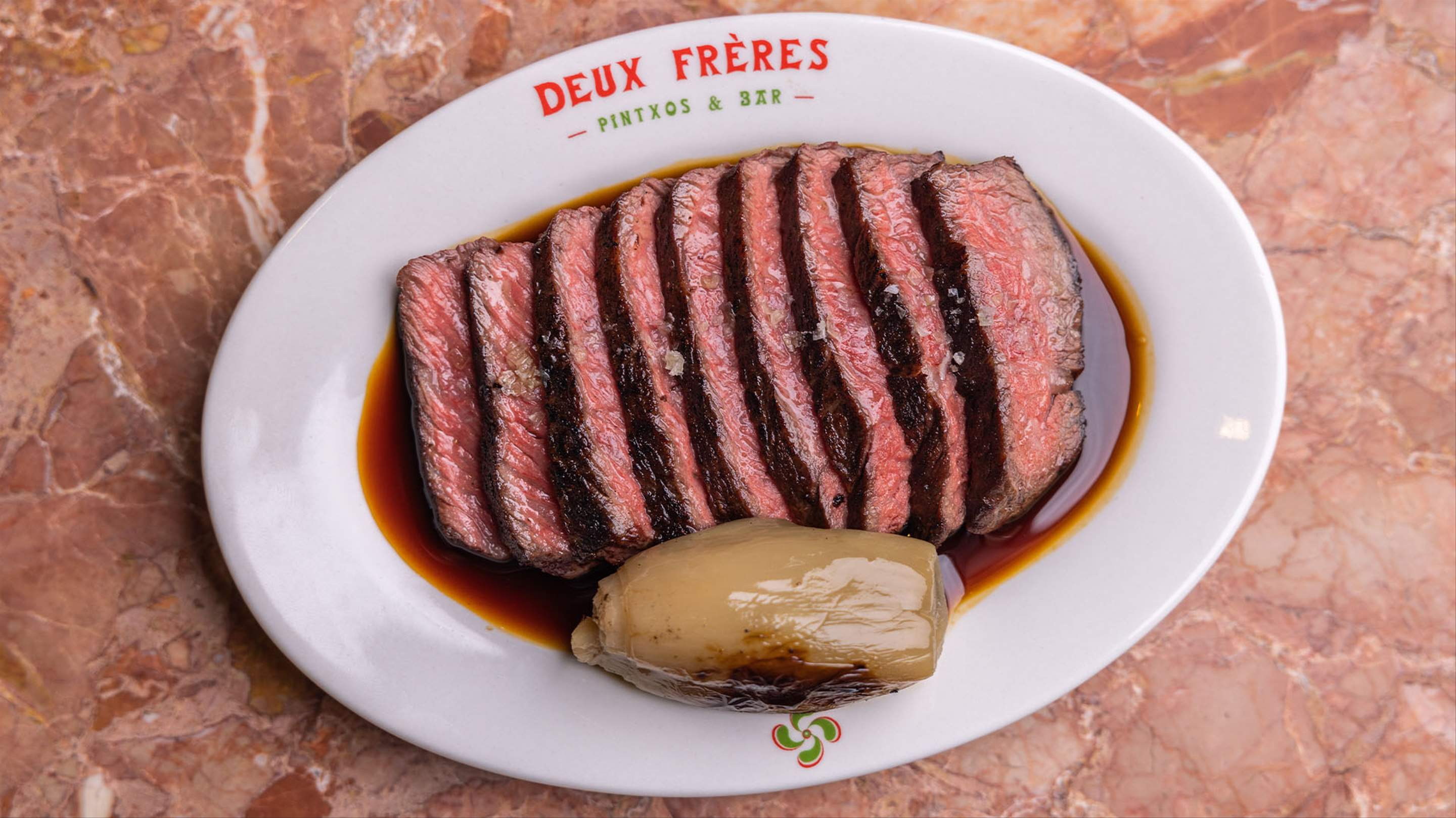 Deux Frères, Sydney Review