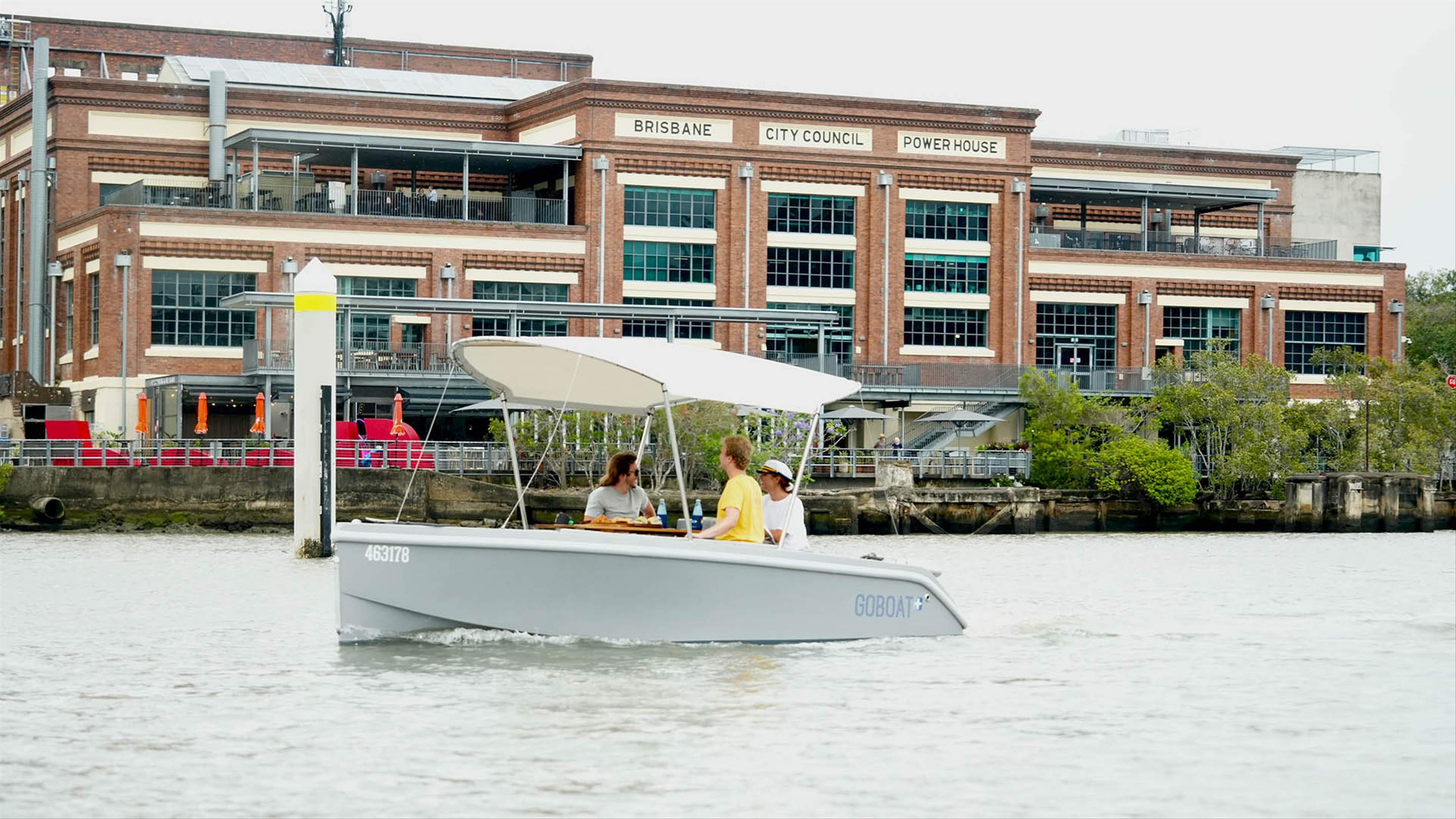 GoBoat's Luxe New Premium Pet-Friendly Picnic Boats Are Sailing in ...