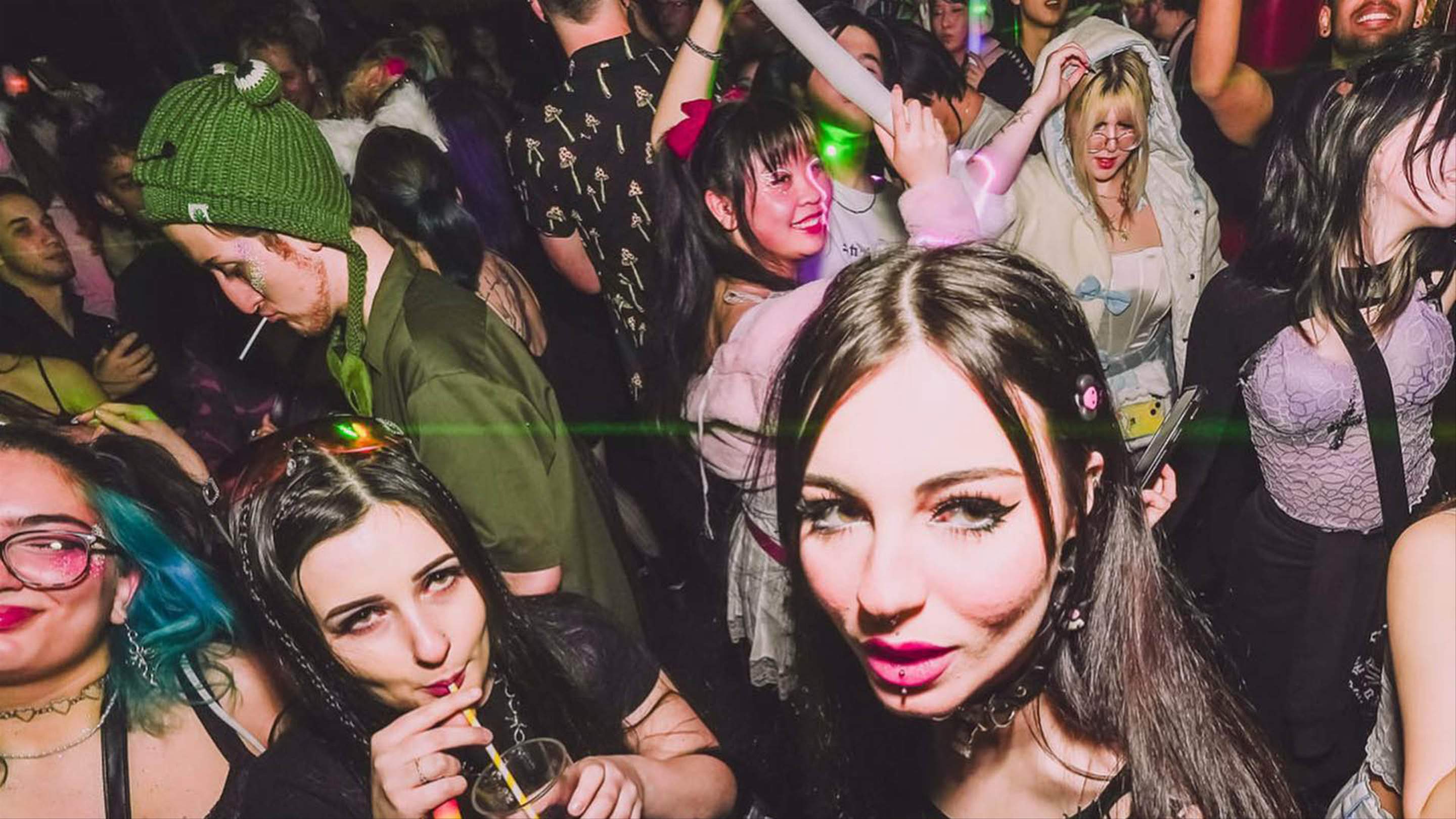 'Hello Kitty' Rave - Concrete Playground