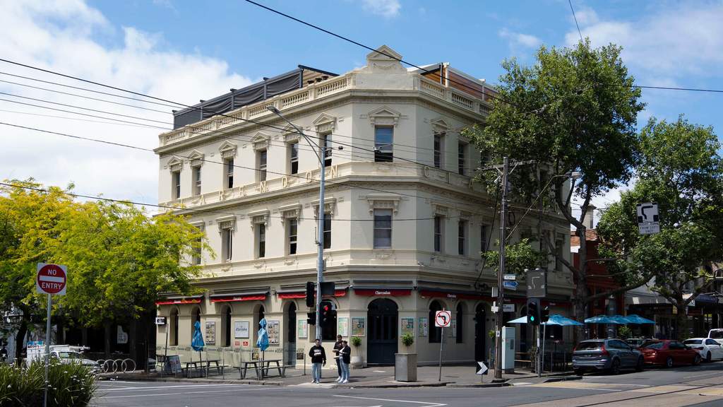 New Rooftop Bar 'Mirror Mirror' Is Coming to the Clarendon Hotel This ...