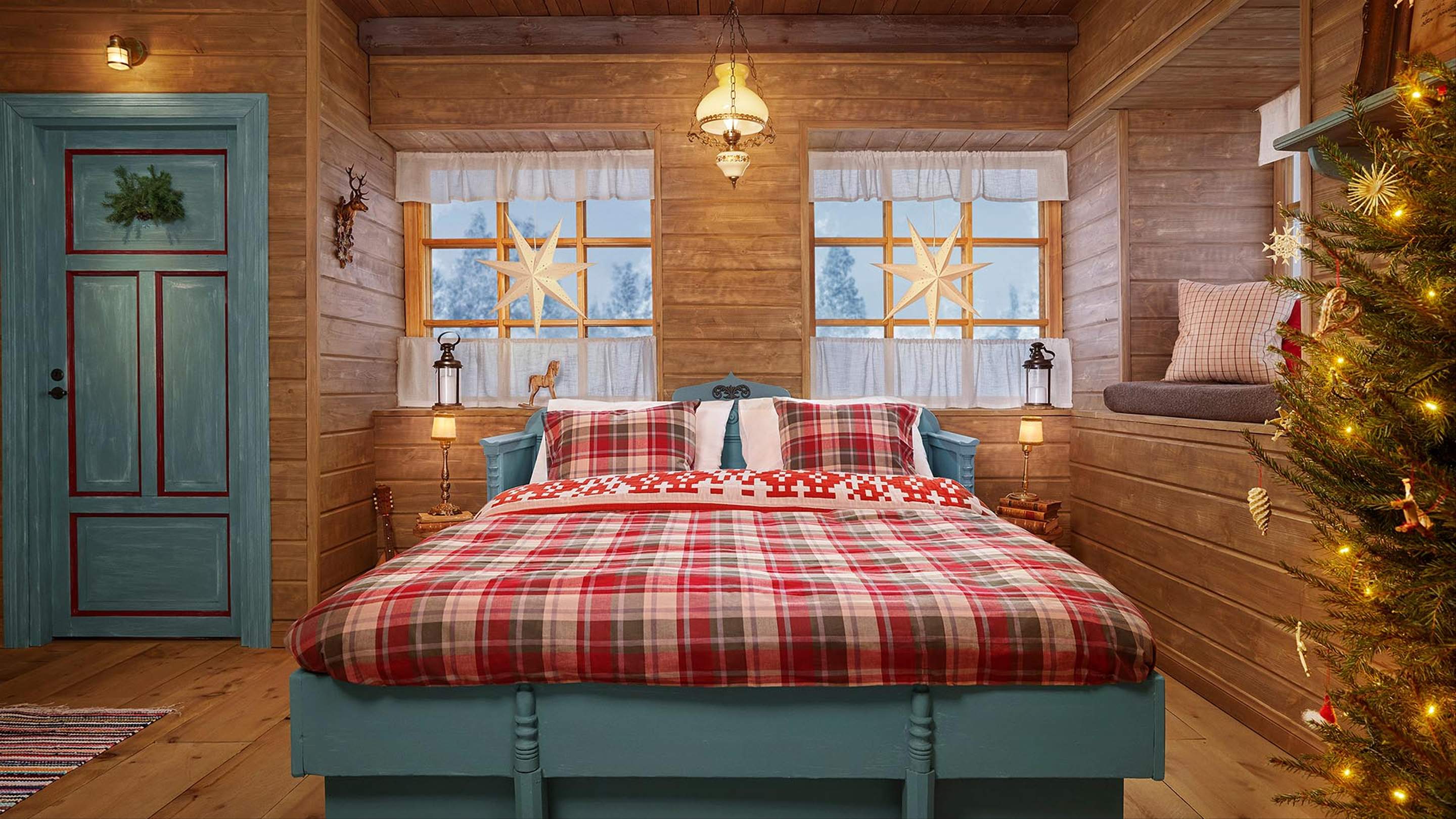 Ho, Ho, Holidays: Santa's Supremely Festive Cabin in Finland Is ...