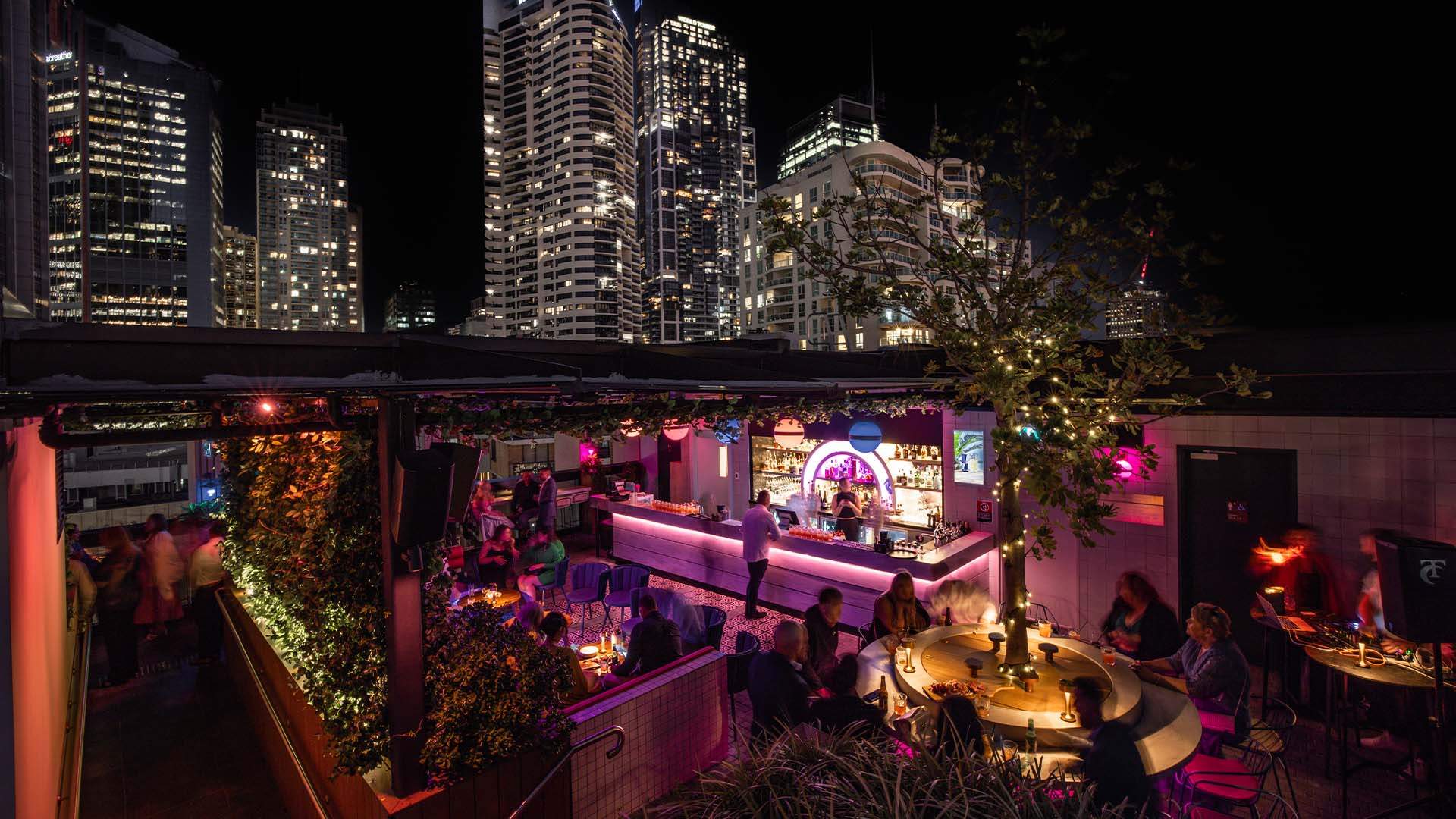 Above 319, Sydney Review