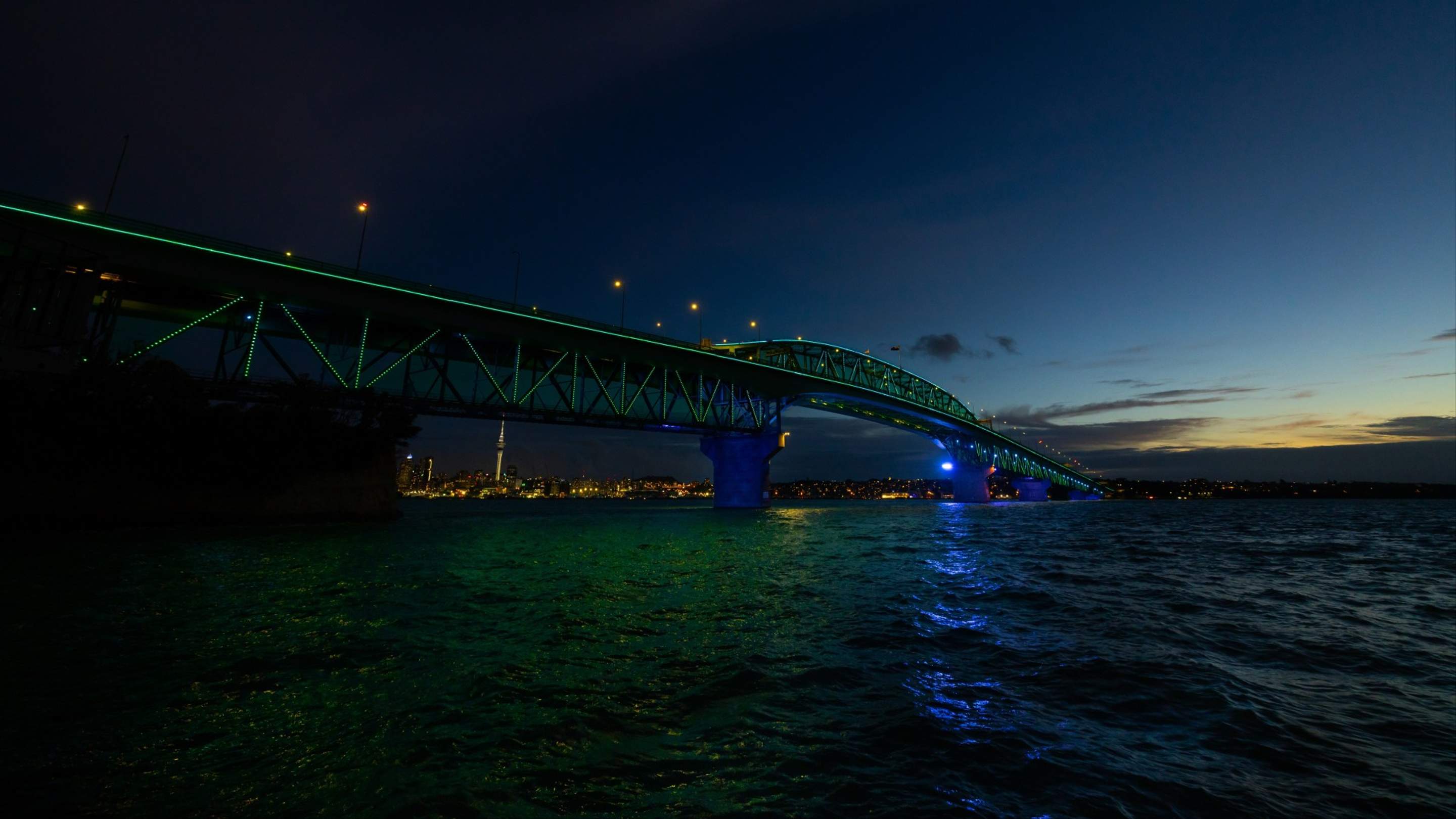 Auckland's Harbour Bridge Will Be Lit Up with Two New Light Shows for ...