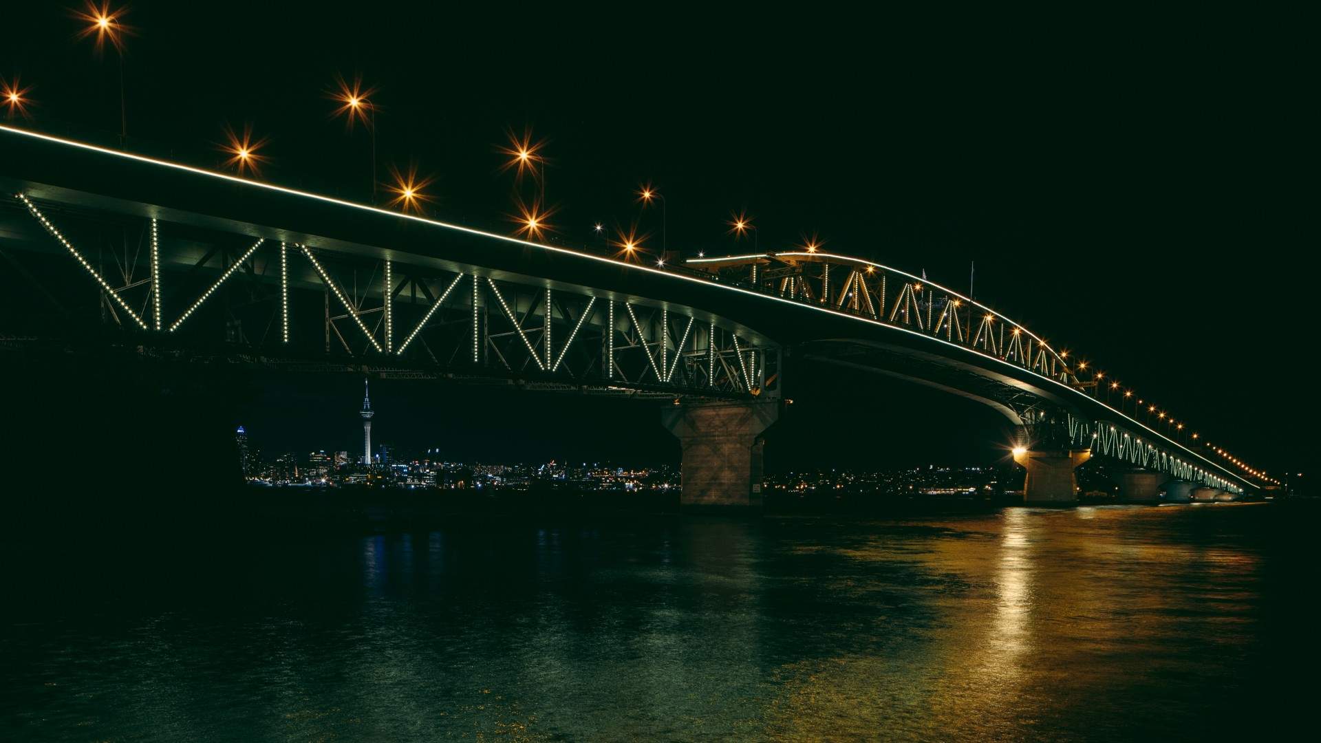Auckland Harbour Bridge Waitangi Day Light Show, All the Details